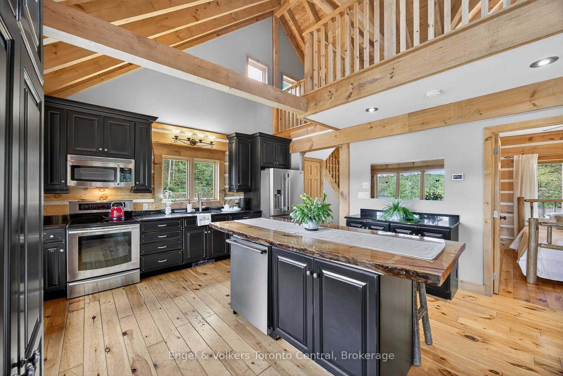 1750 Frank Cooper Trail, Gravenhurst, ON P1P 1R3