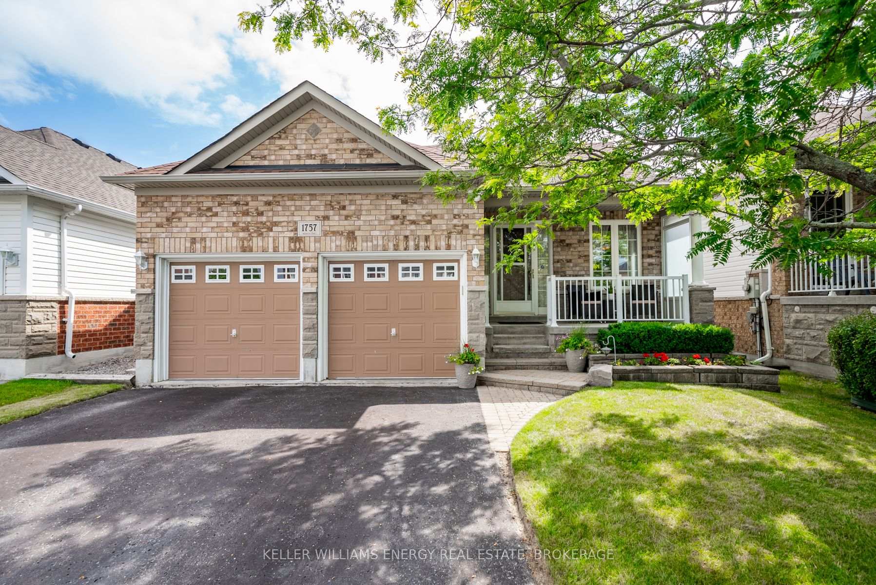1757 Whitestone Court, Oshawa, ON L1K 2Z4
