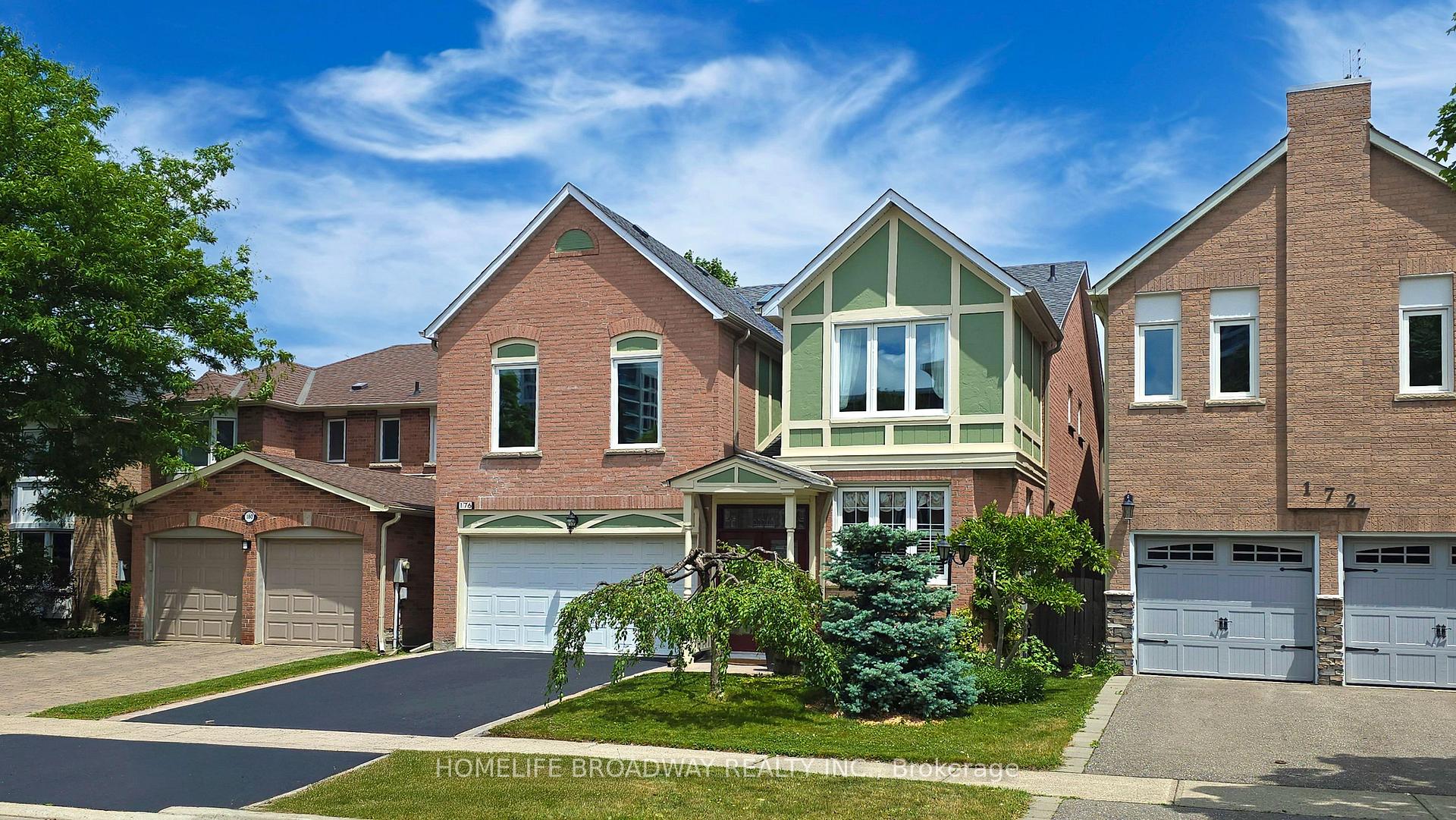 176 Rosedale Heights Drive, Vaughan, ON L4J 4W4