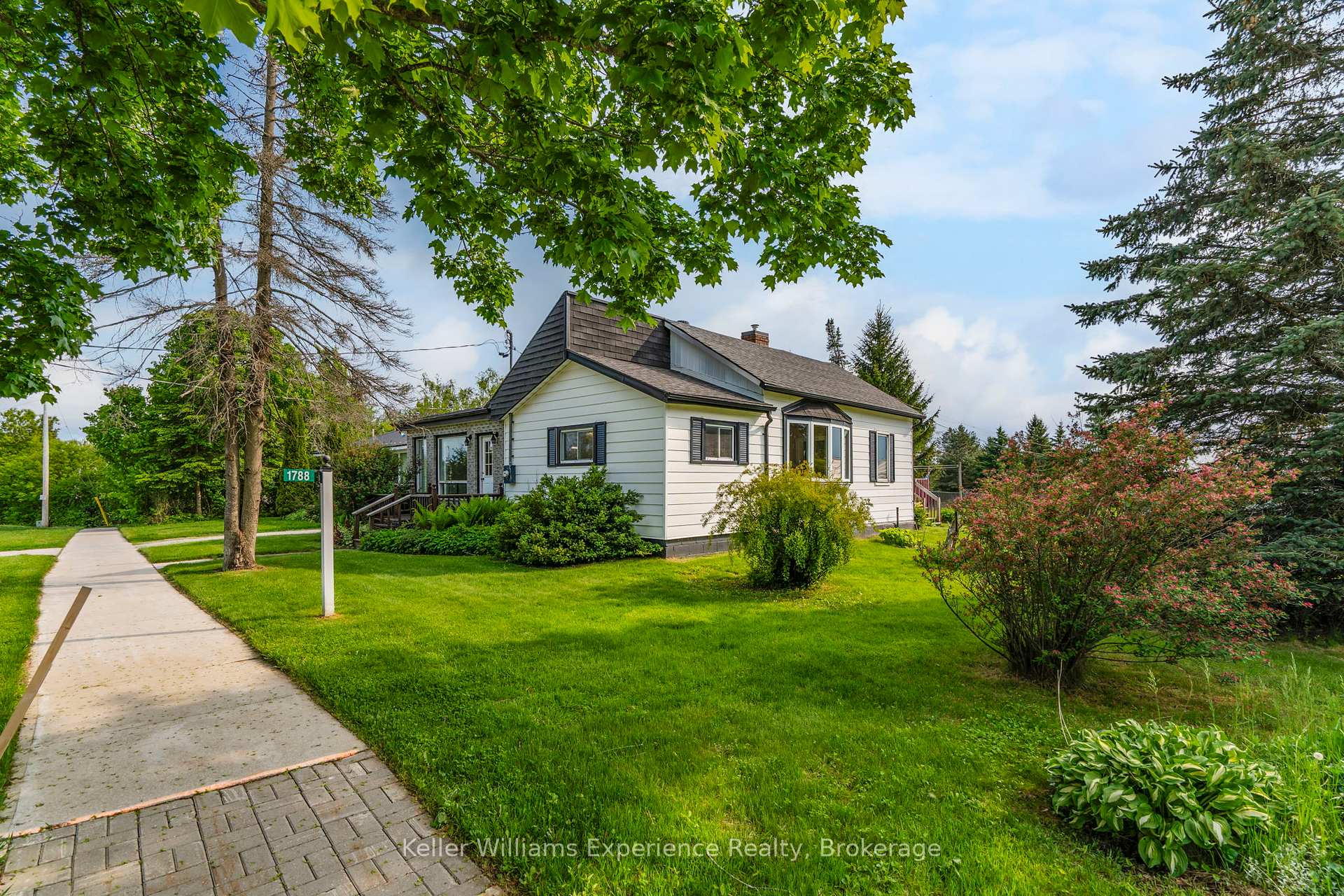 Springwater Real Estate MLS® Listings & Houses For Sale