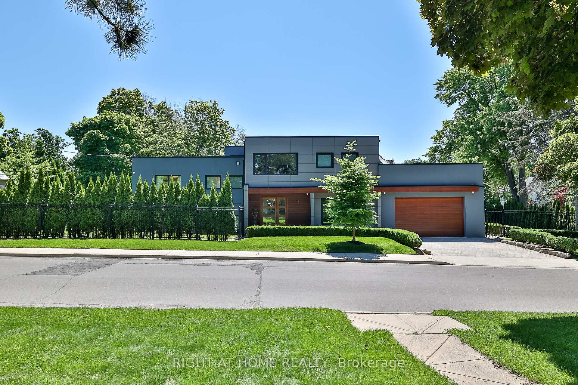 179 Old Yonge Street, Toronto, ON M2P 1R1