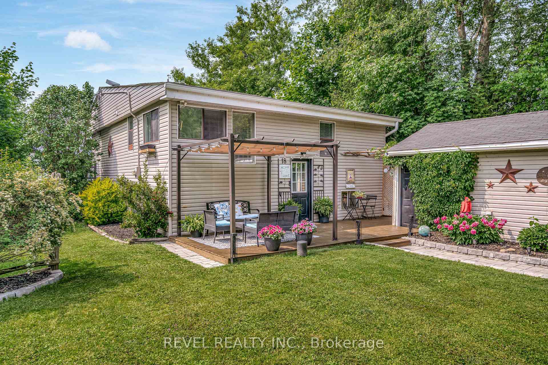 18 Armstrong Avenue, Scugog, ON L0B 1L0