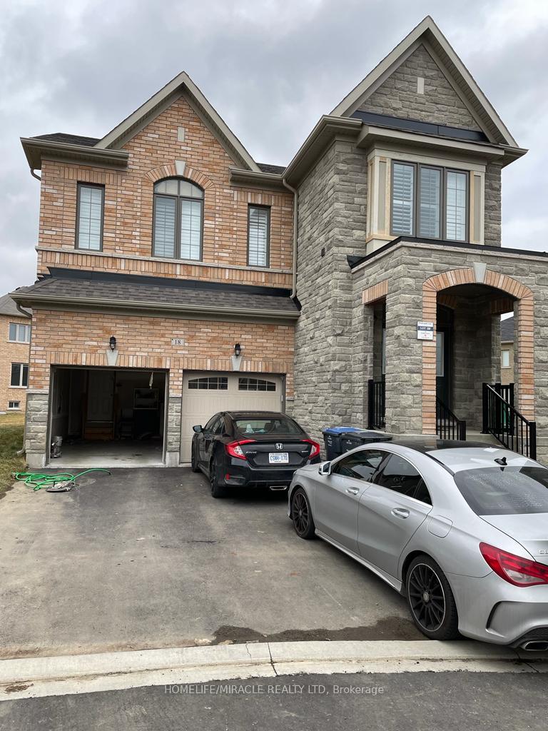 18 Bachelor Street W, Brampton, ON L7A 5A9