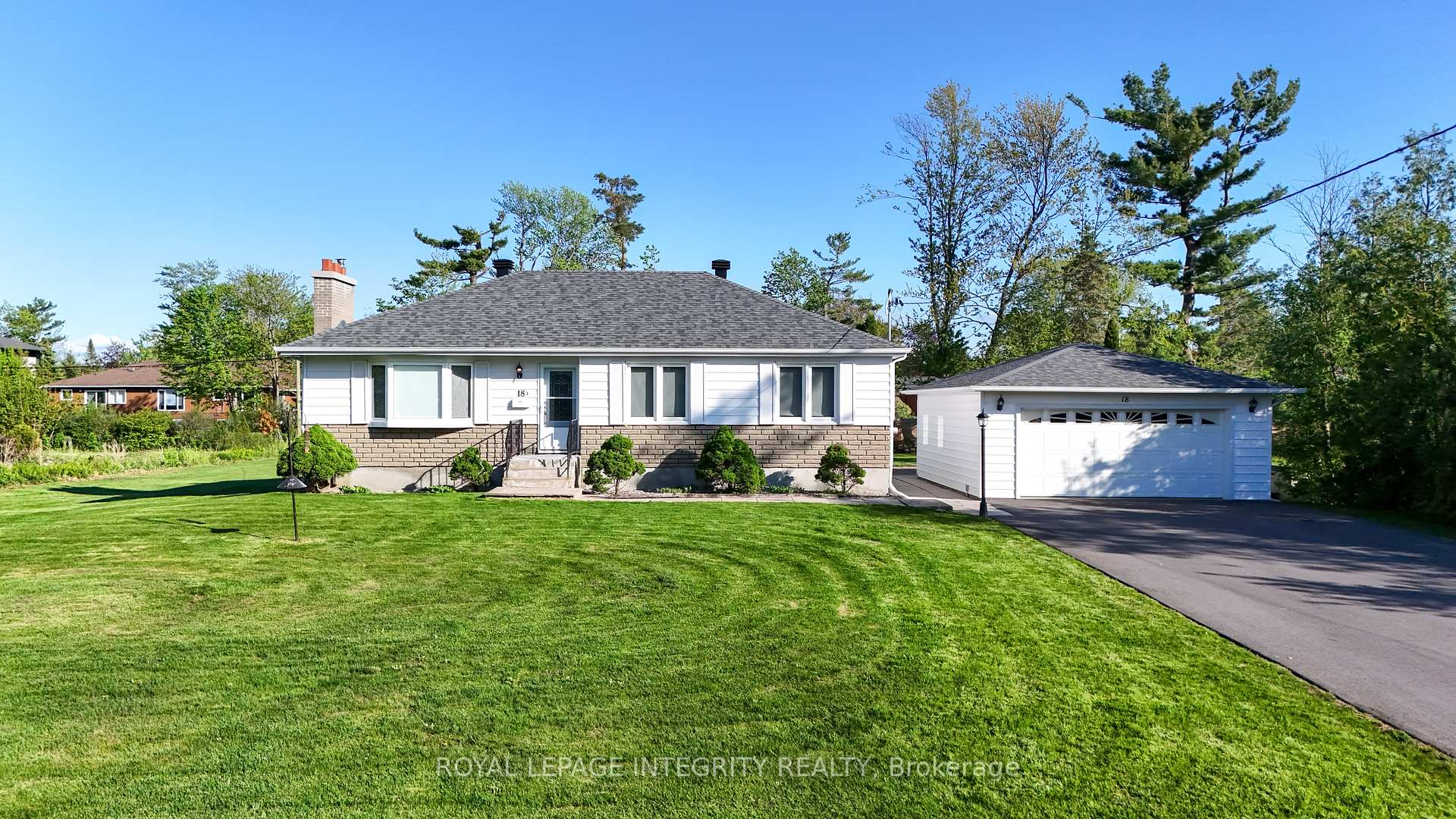 18 Brookdale Avenue, Country Place - Pineglen - Crestview and Area, ON ...