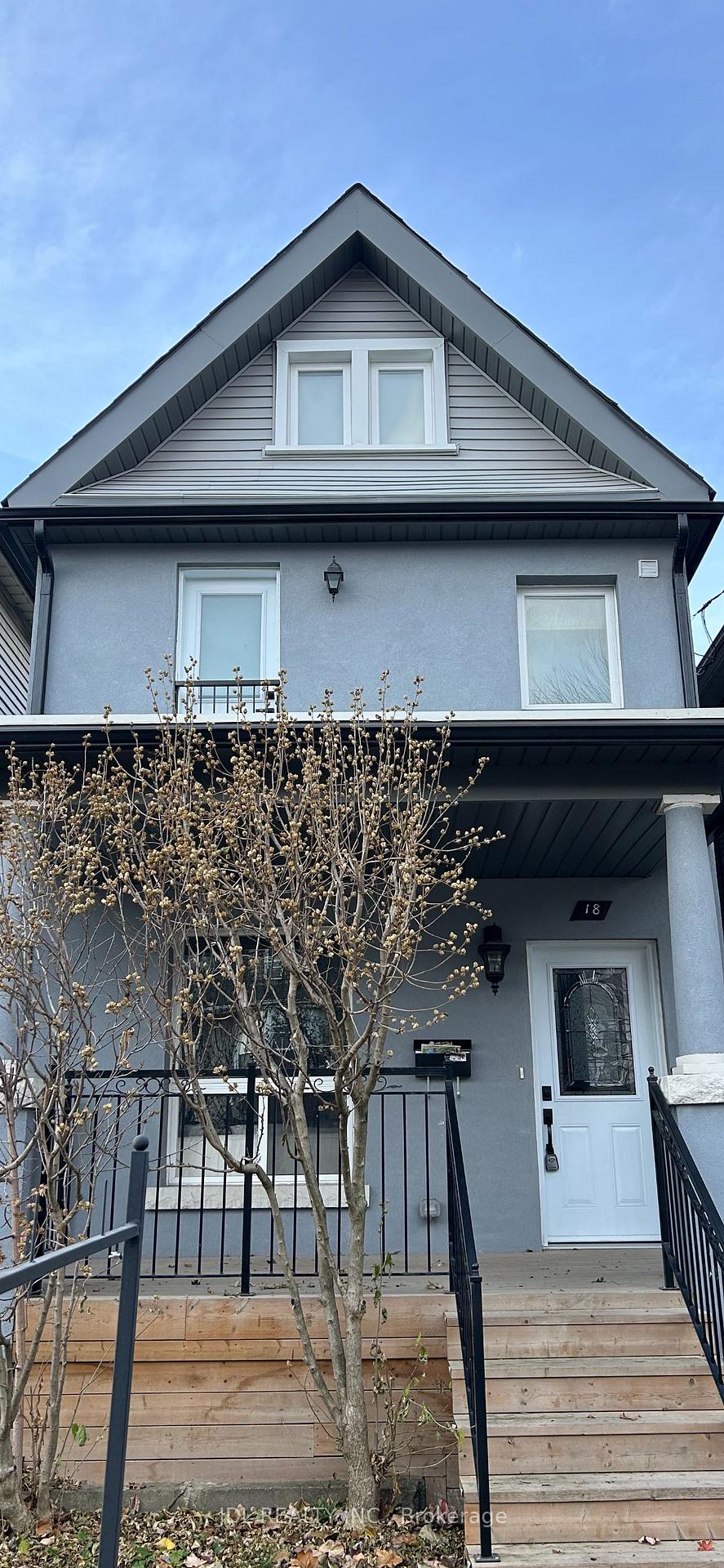 18 Connaught Ave Avenue, Toronto, ON M4L 2V9