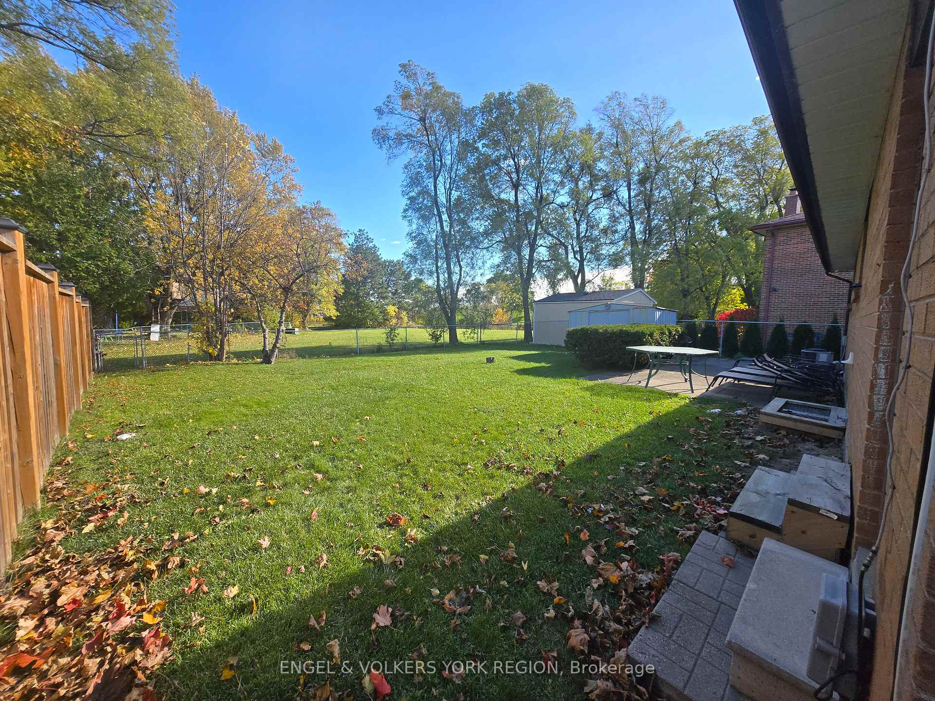 A - 18 Elrose Road W, Brampton, ON L6T 2C2