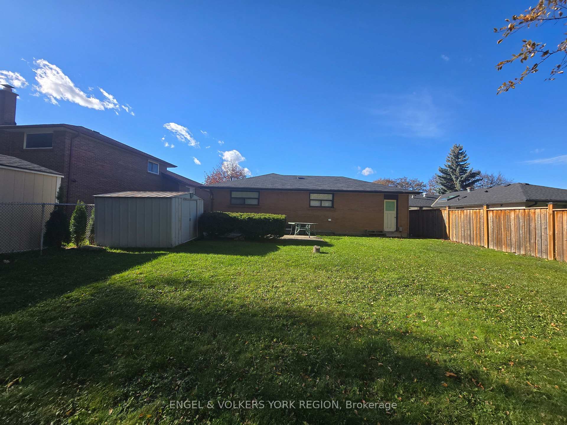 A - 18 Elrose Road W, Brampton, ON L6T 2C2