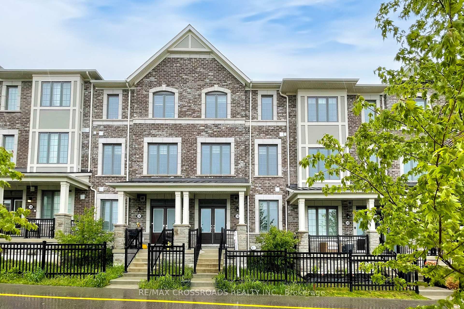 Whitby Real Estate MLS® Listings & Houses For Sale