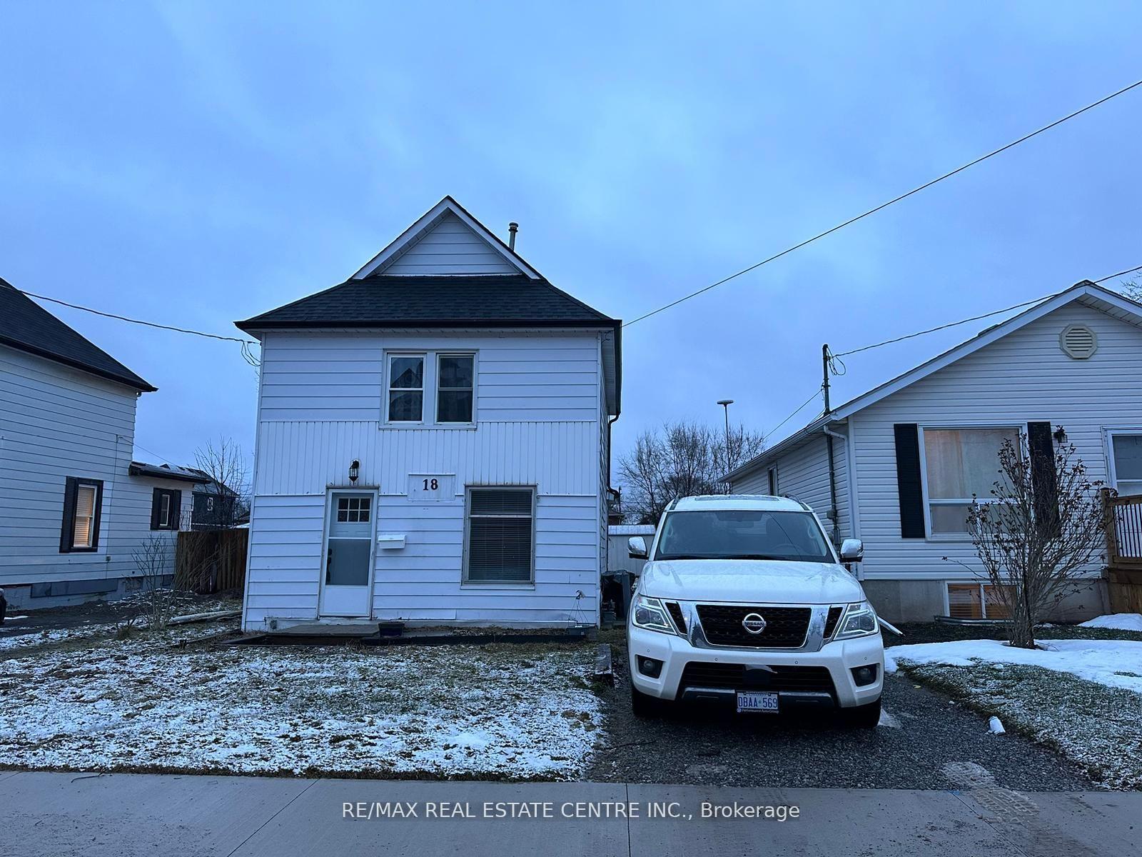 18 Forks Road E, Welland, ON L3B 5K1