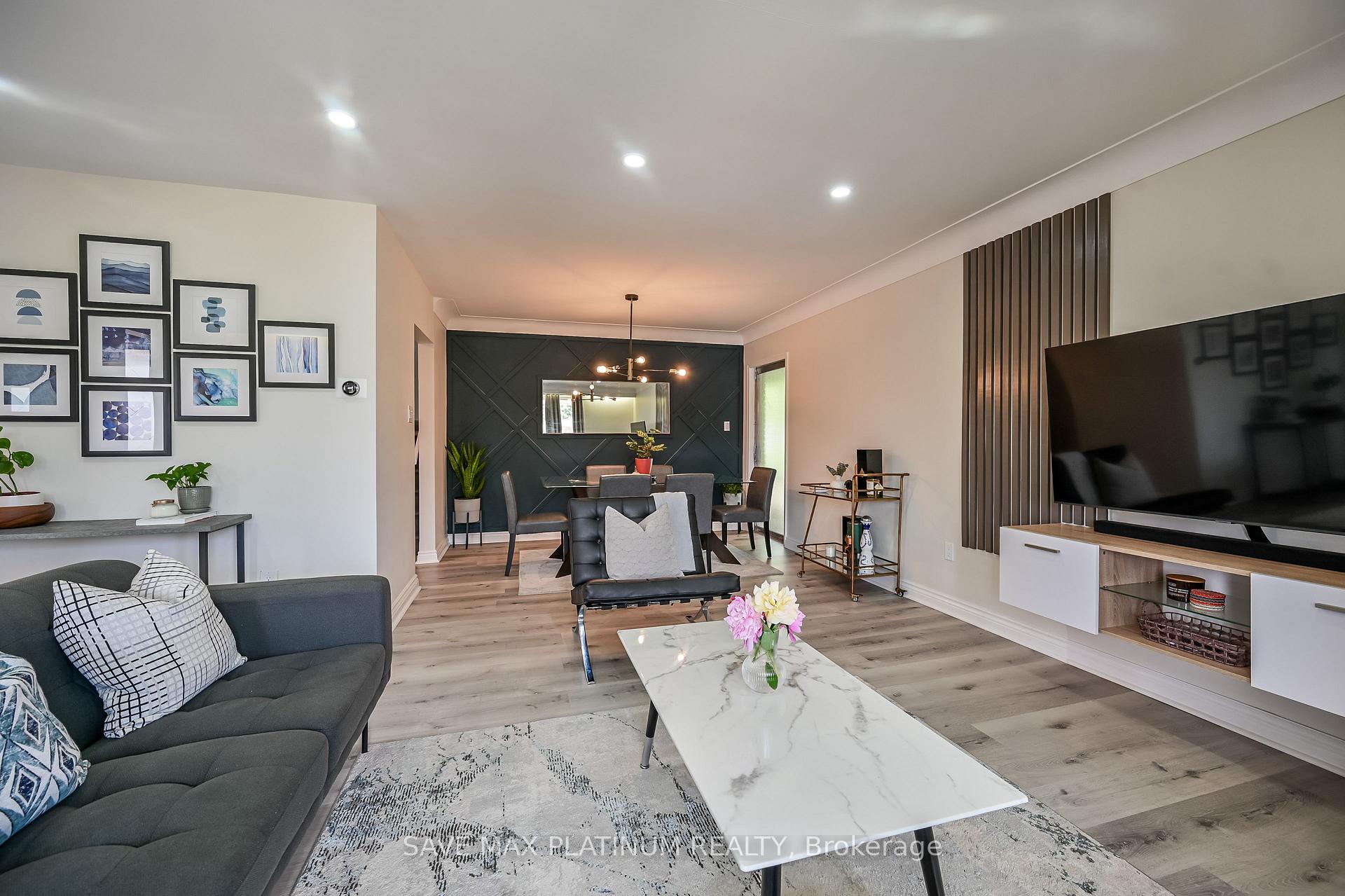 18 Gardenia Court, Hamilton, ON L8K 3X6