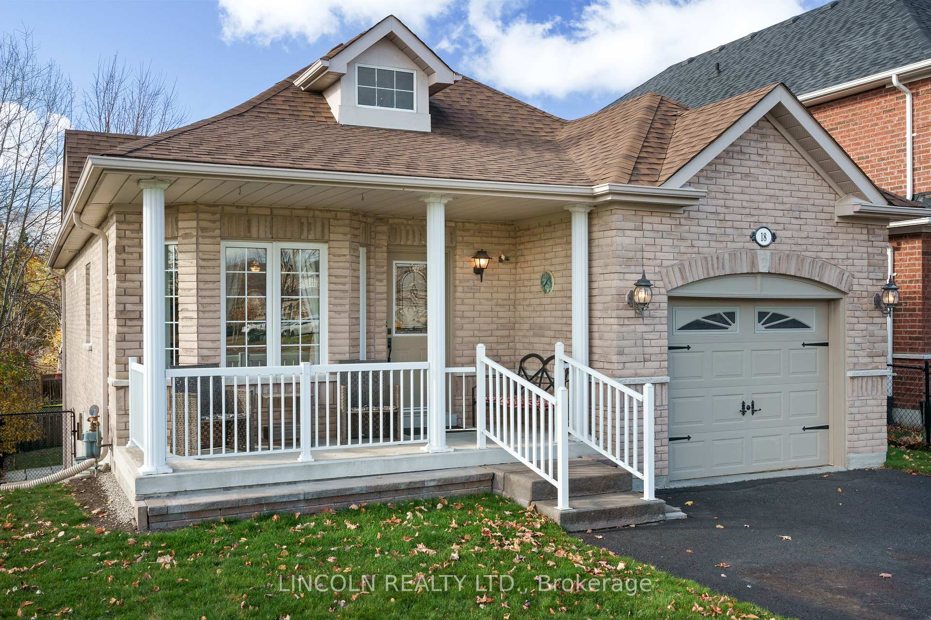 18 Glendower Crescent, Georgina, ON L4P 0A5