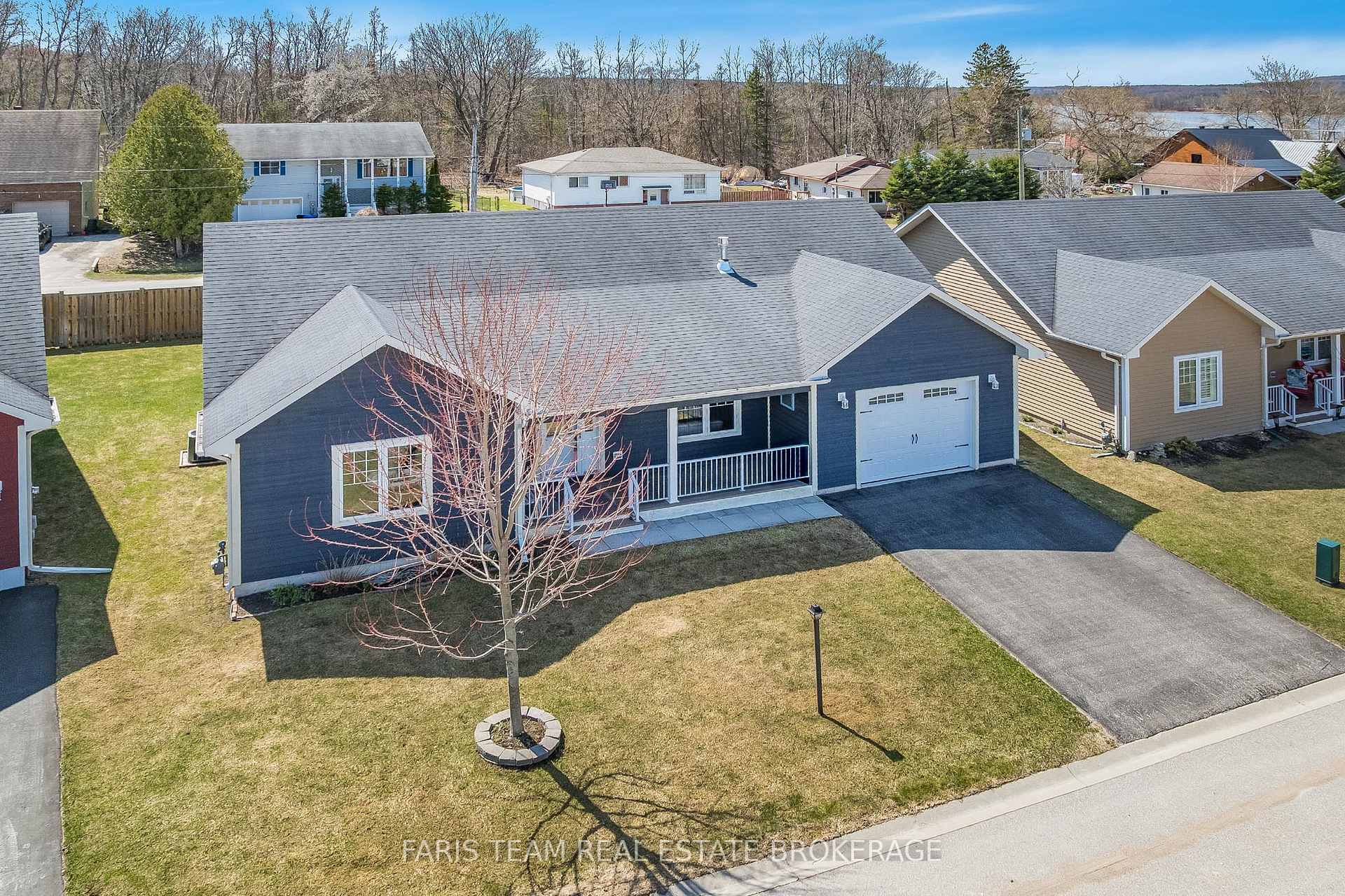 18 Grew Crescent, Penetanguishene, ON L9M 1E7