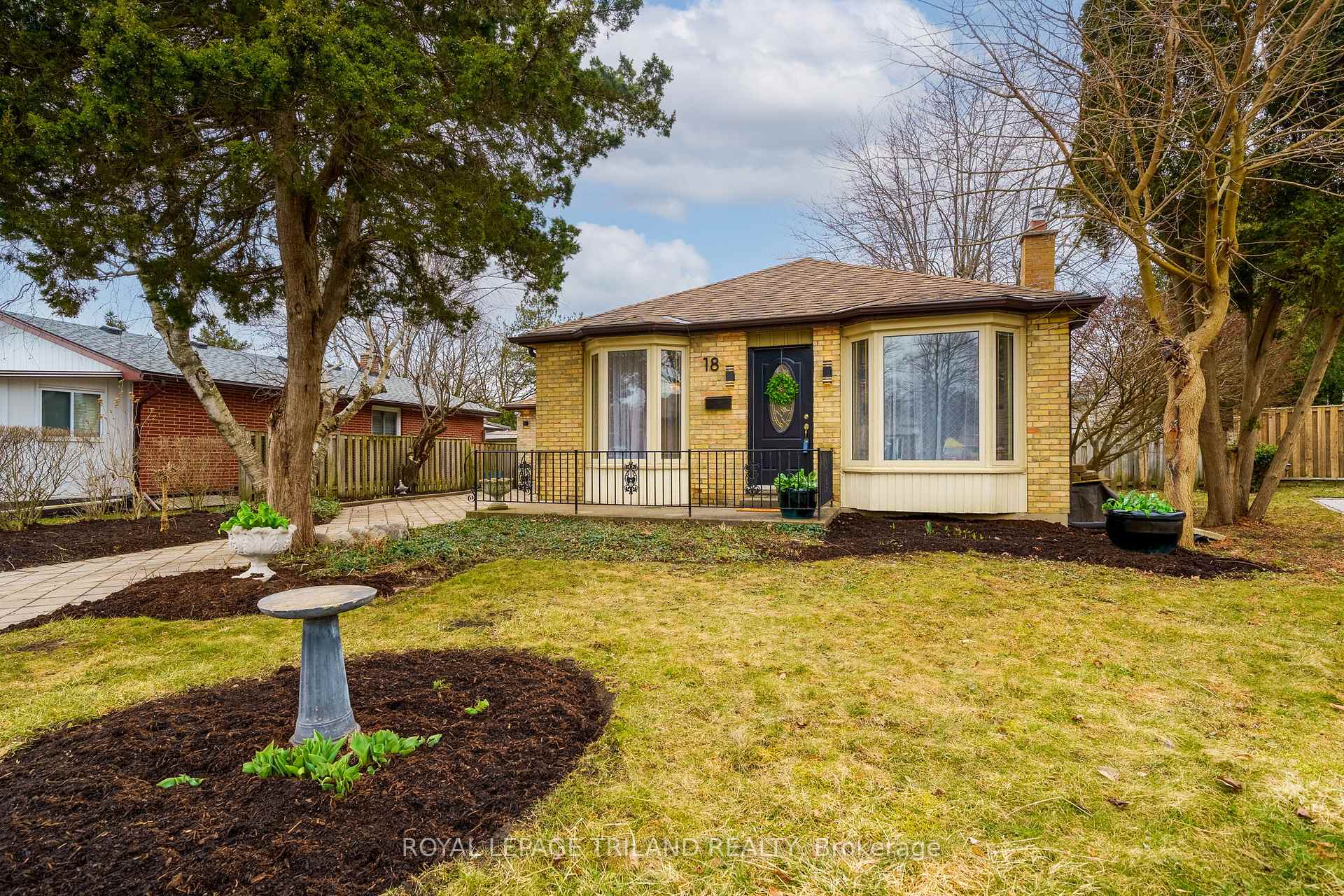 18 Heath Place, London South, ON N5Z 4G6