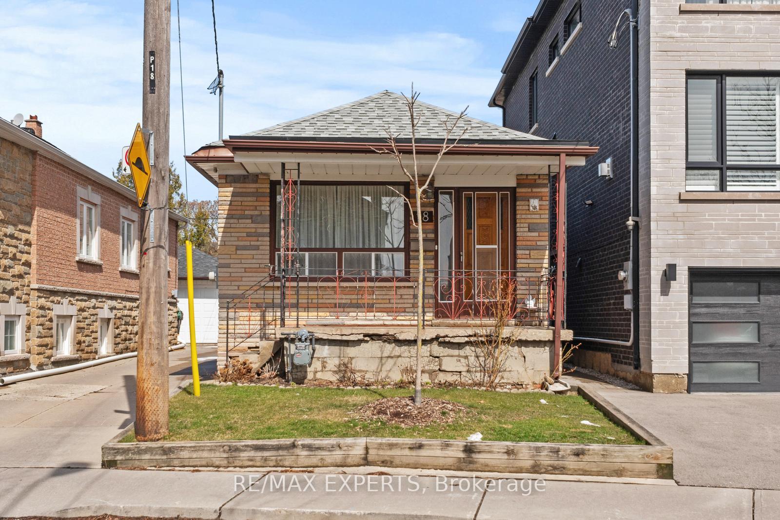 18 Holland Park Avenue, Toronto, ON M6C 1M1