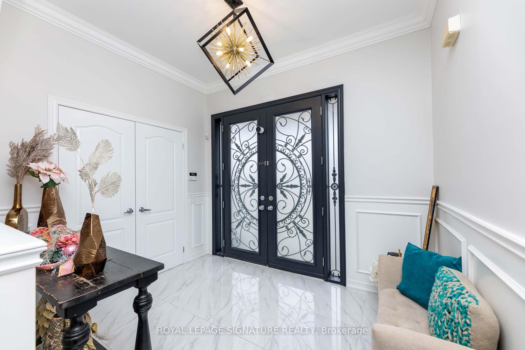 18 Lady Valentina Avenue, Vaughan, ON L6A 0E4