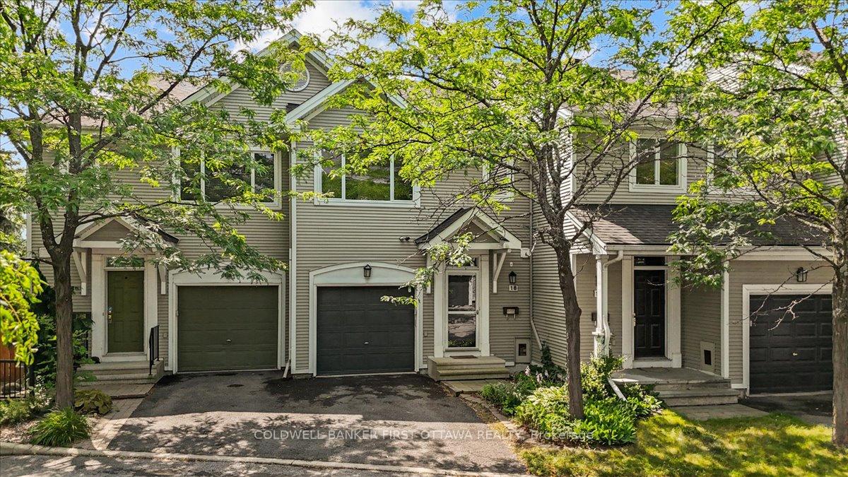18 MAXTON Private, Beacon Hill North - South and Area, ON K1J 1J2