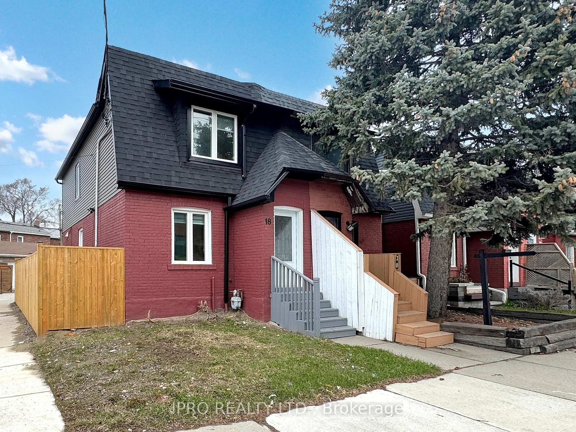 18 Mosley Street, Toronto, ON M4M 1G2