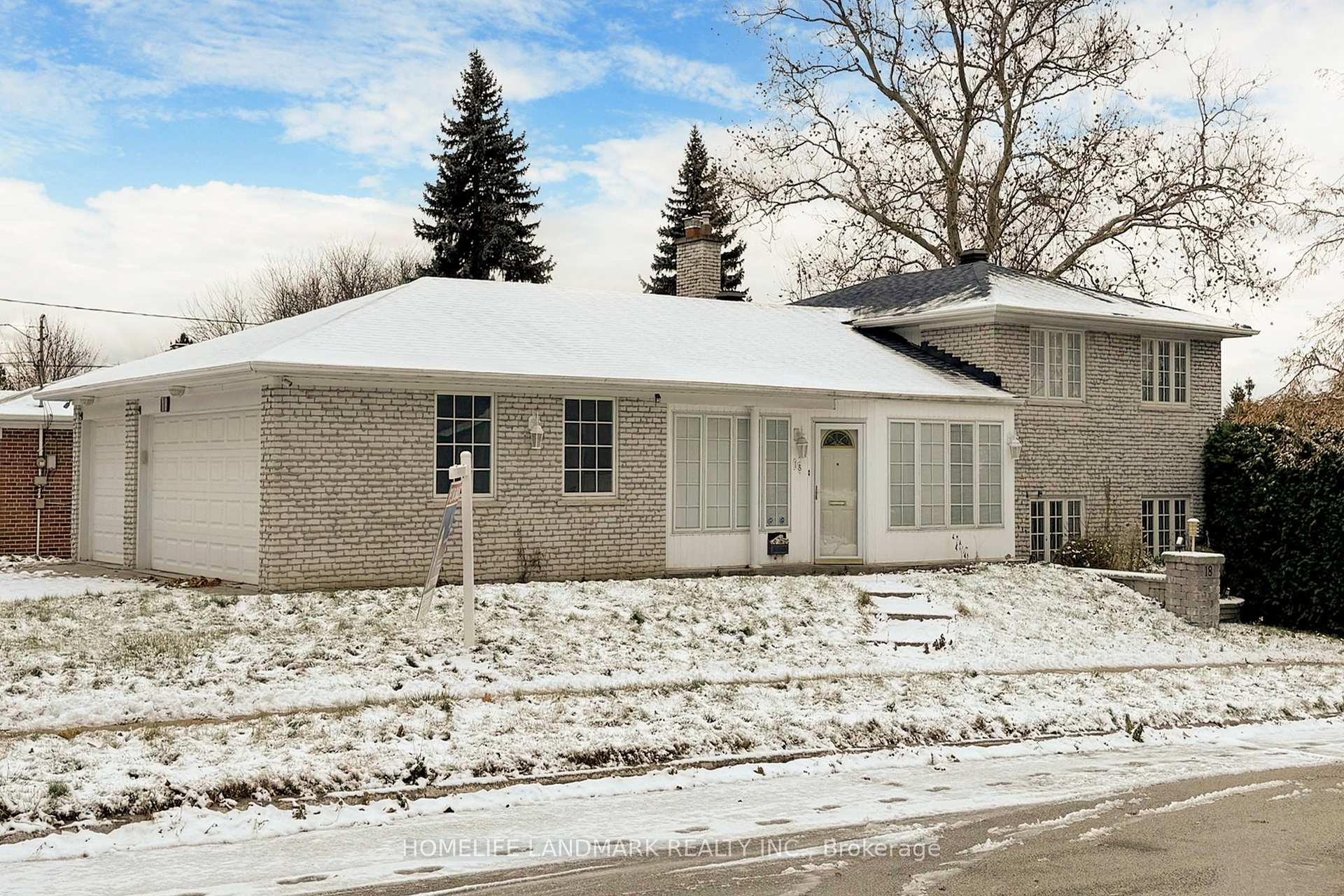 18 Olsen Drive, Toronto, ON M3A 3J2