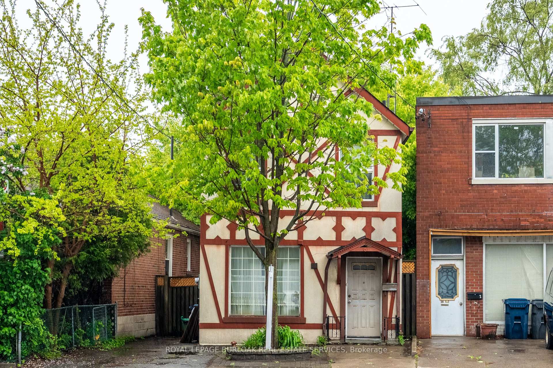 18 Scarlett Road, Toronto, ON M6N 4K1