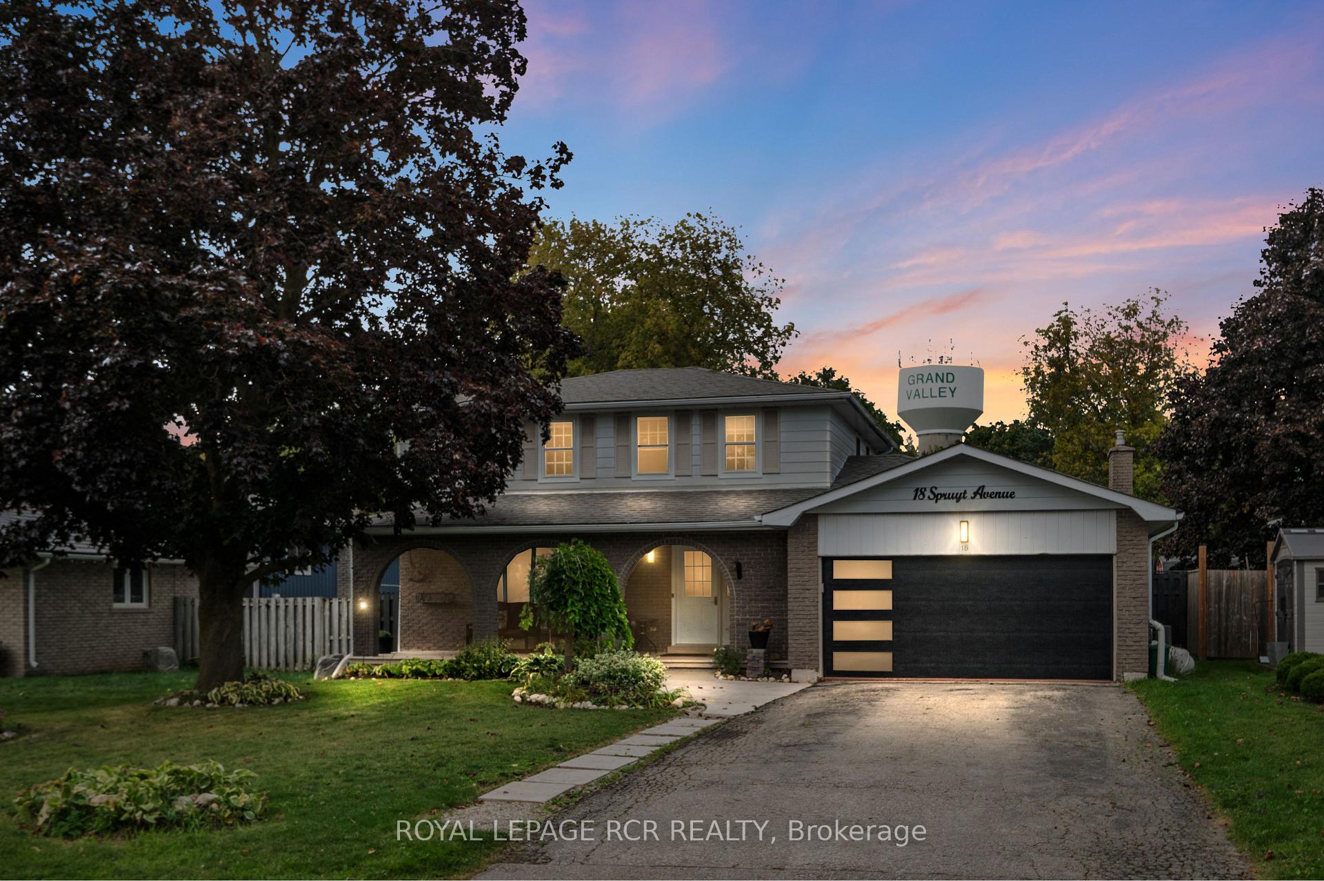 18 Spruyt Avenue, East Luther Grand Valley, ON L9W 5X4