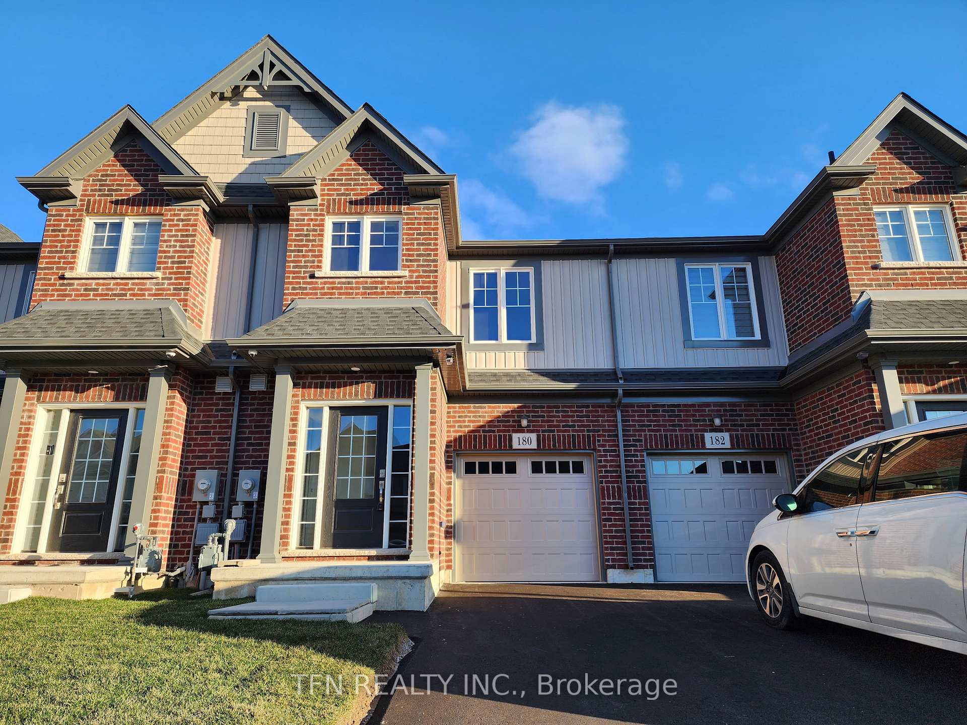 180 Bur Oak Drive, Thorold, ON L2V 0L7