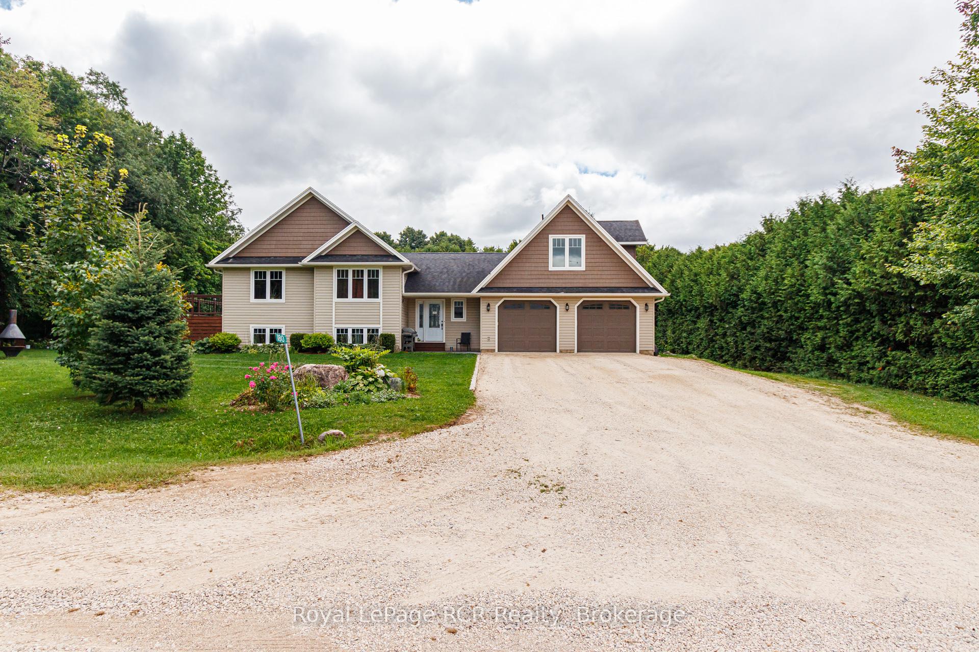 180 Raglan Street, Grey Highlands, ON N0C 1E0