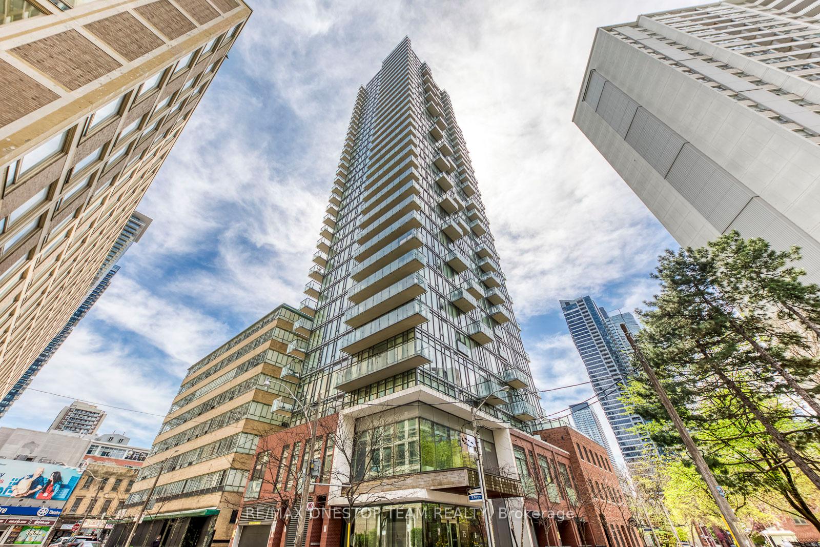 Toronto Real Estate MLS® Listings & Houses For Sale