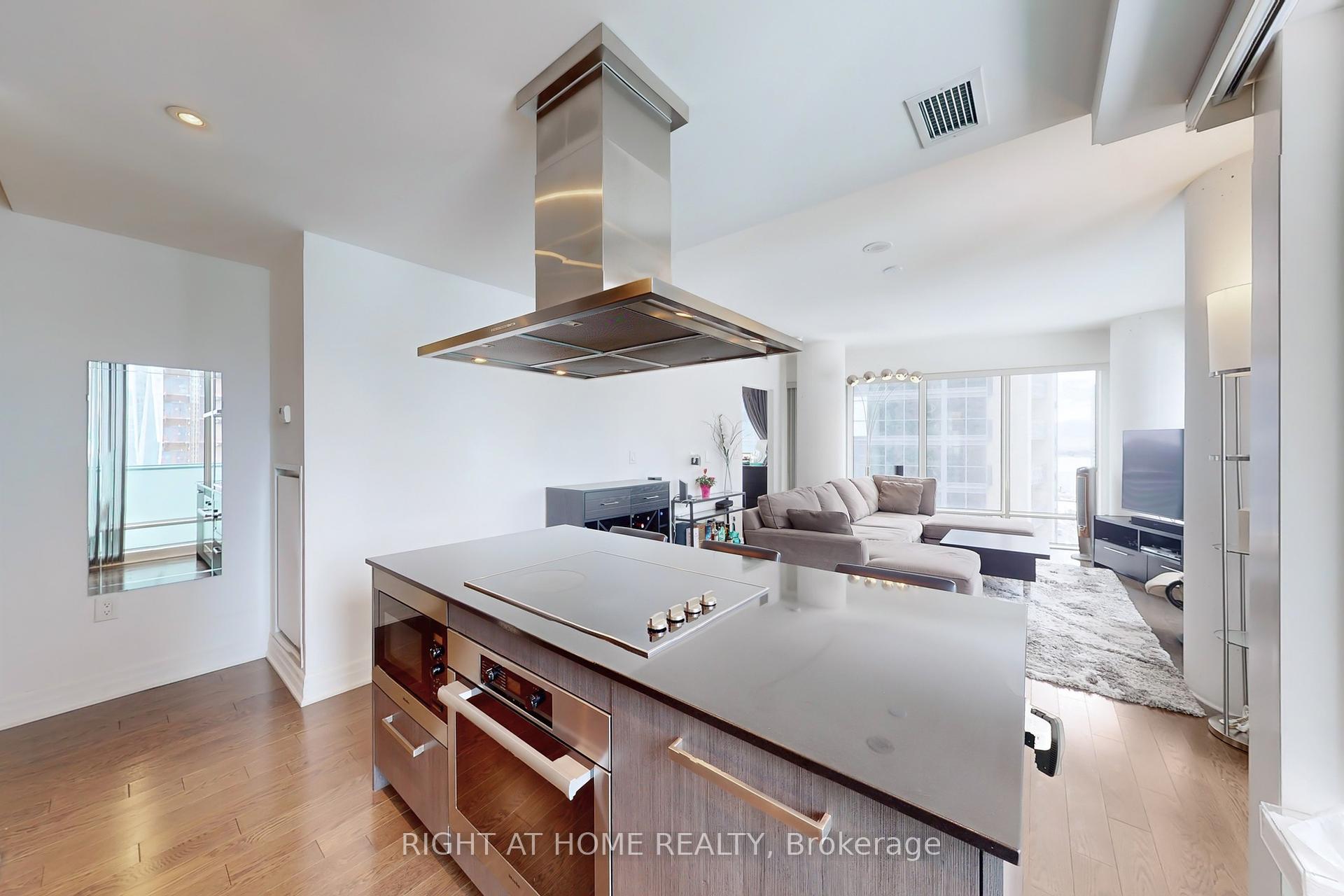 1802 - 8 The Esplanade Street, Toronto, ON M5E 0A6