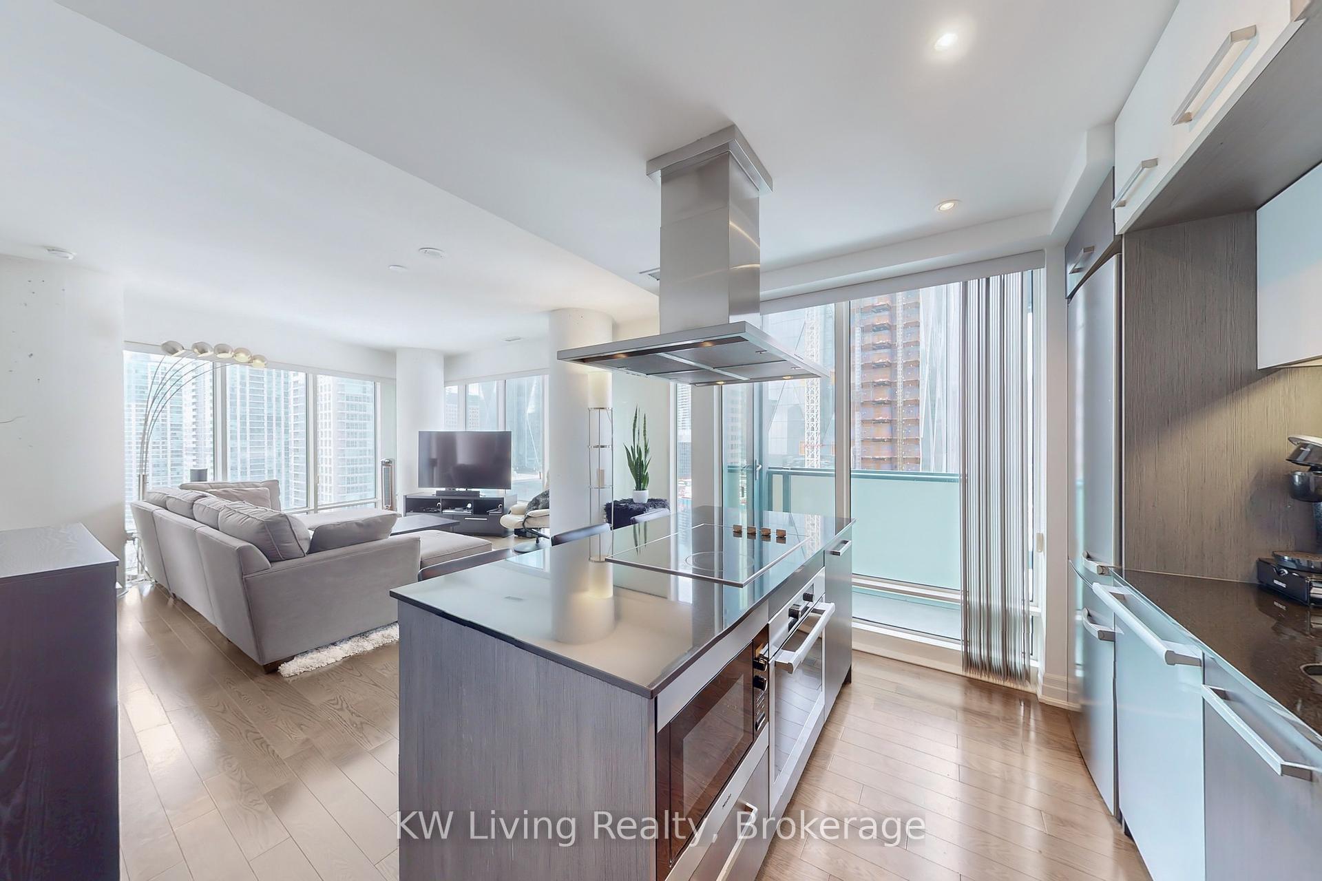 1802 - 8 The Esplanade, Toronto, ON M5E 0A6
