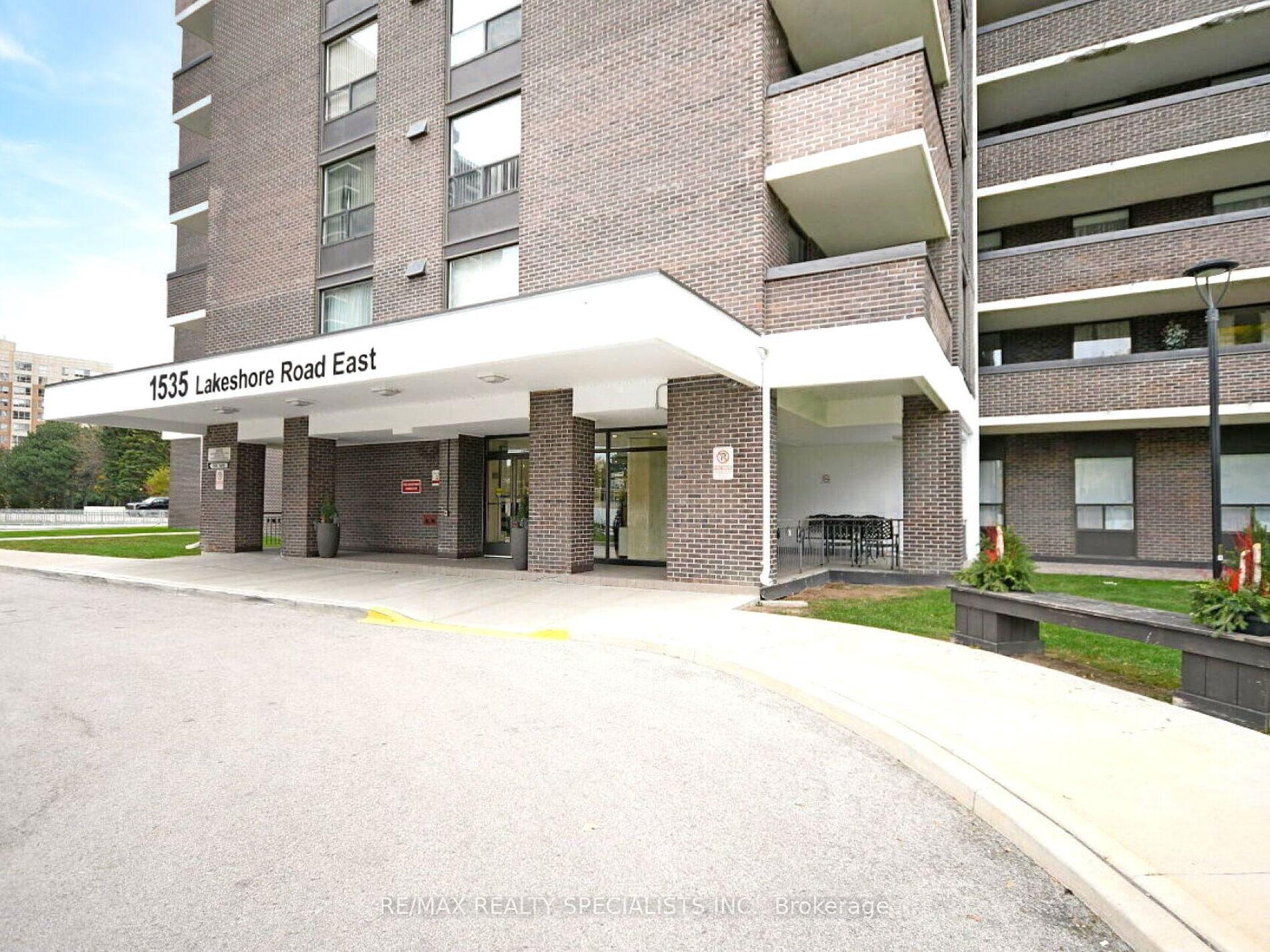 1806 - 1535 Lakeshore Road E, Mississauga, ON L5E 3E2