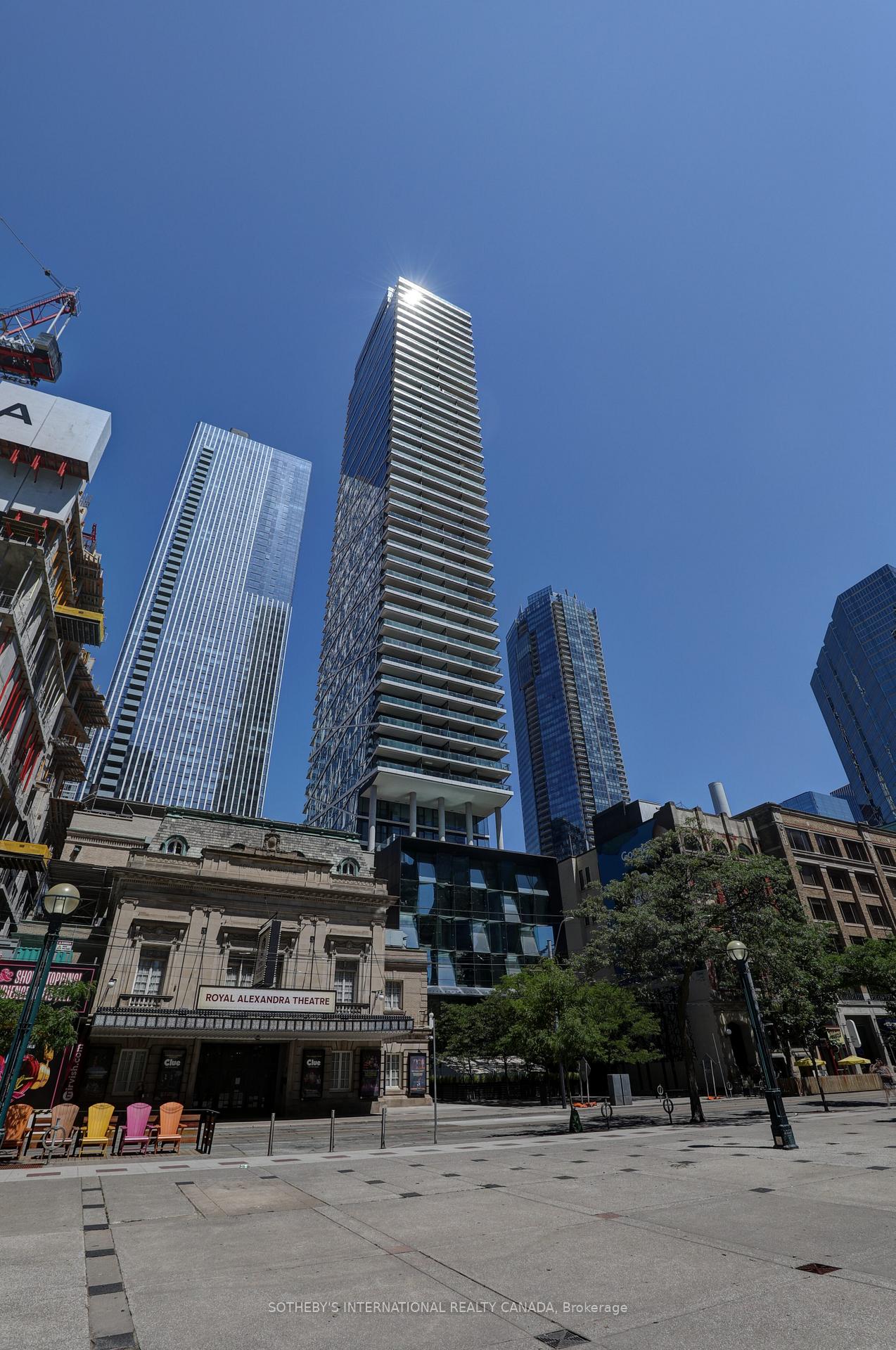 1806 - 224 King Street W, Toronto, ON M5H 0A6