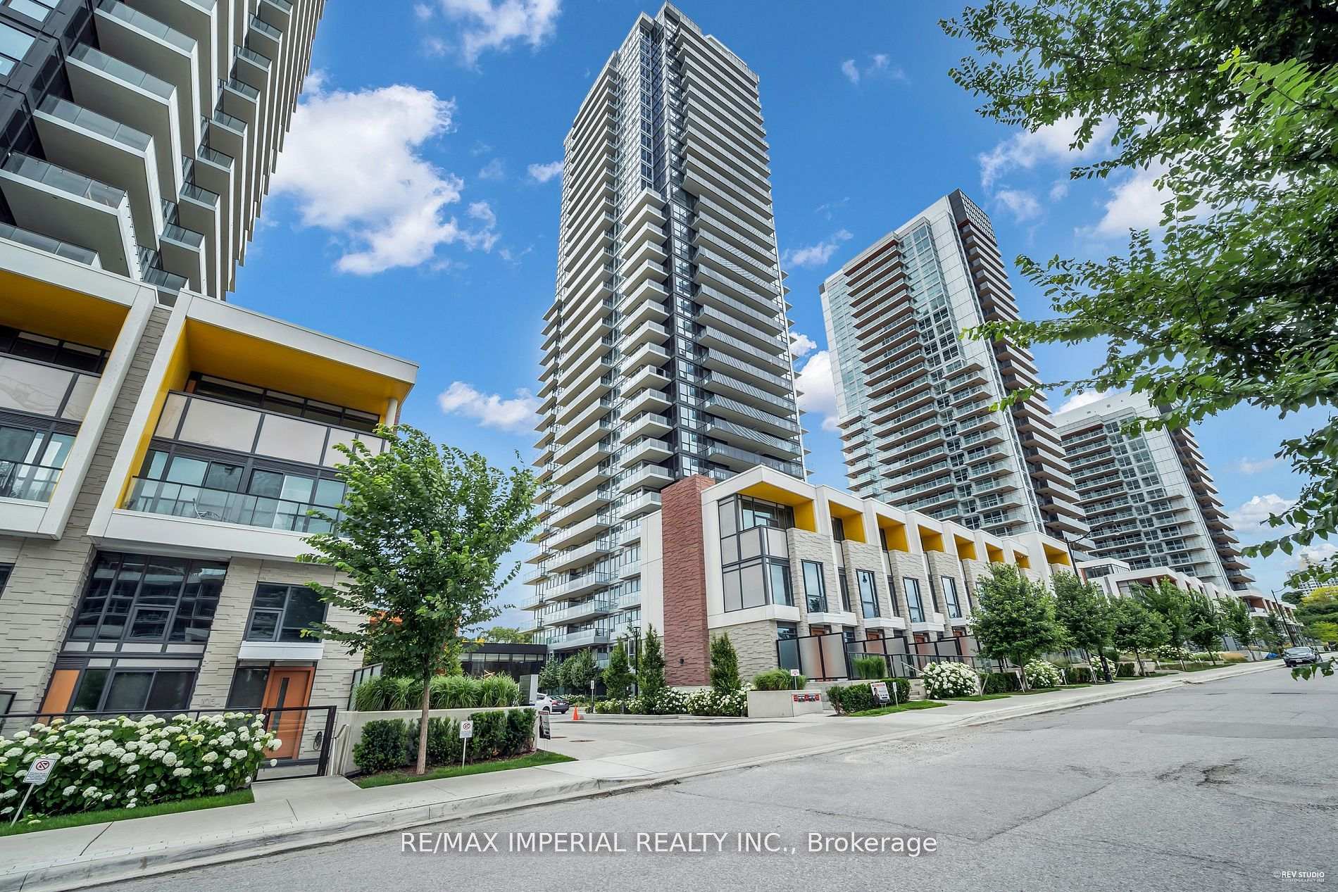 1806 - 85 McMahon Drive, Toronto, ON M2K 0H1