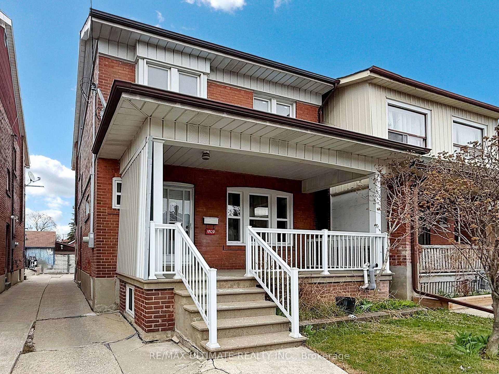 1809 Dufferin Street, Toronto, ON M6E 3P5