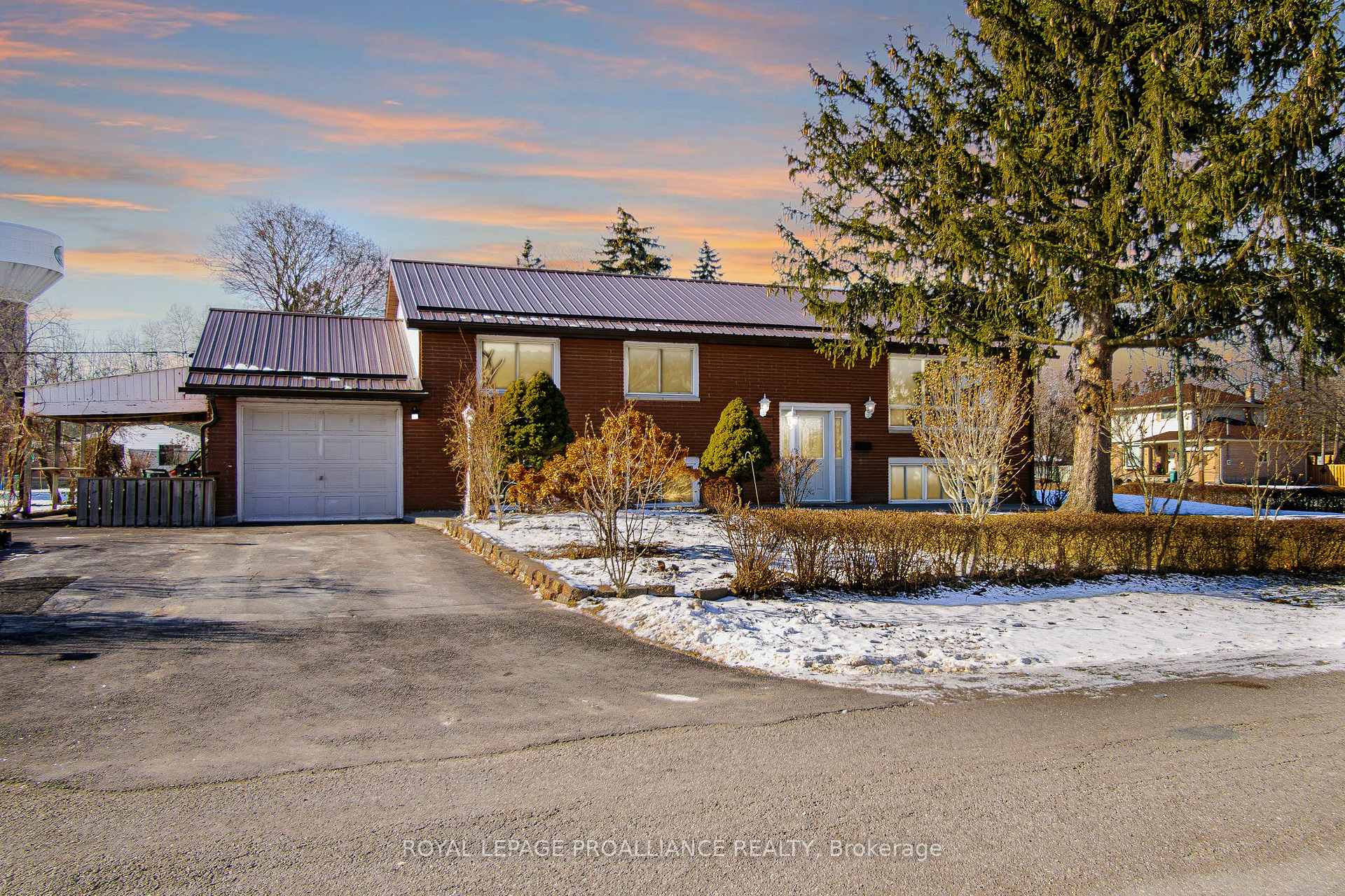 181 Colonial Road, Quinte West, ON K8R 1B8