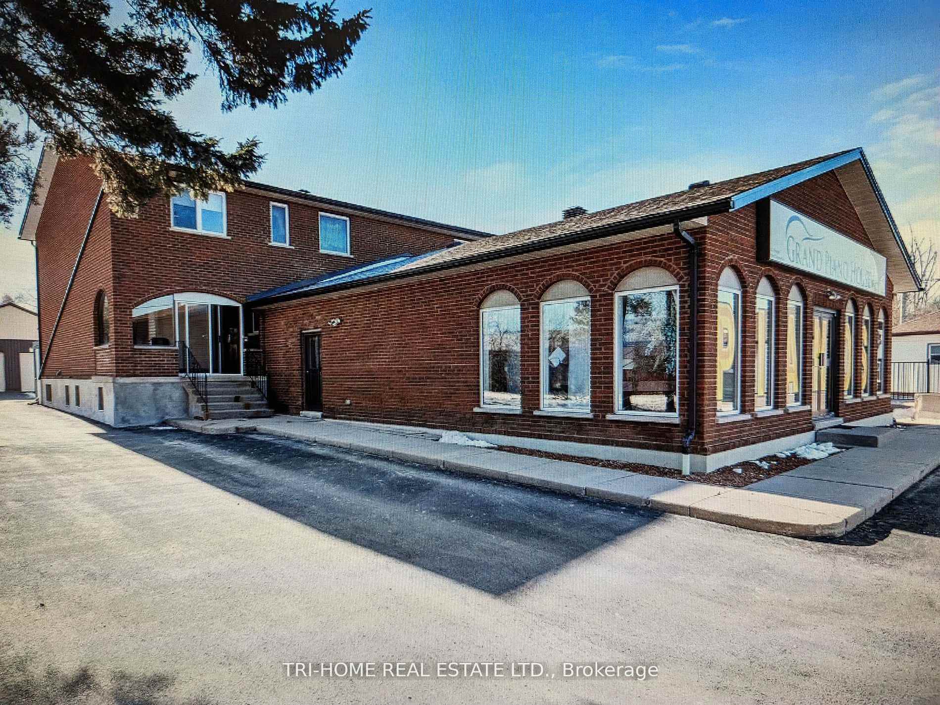 181 King Road, Richmond Hill, ON L4E 2W1
