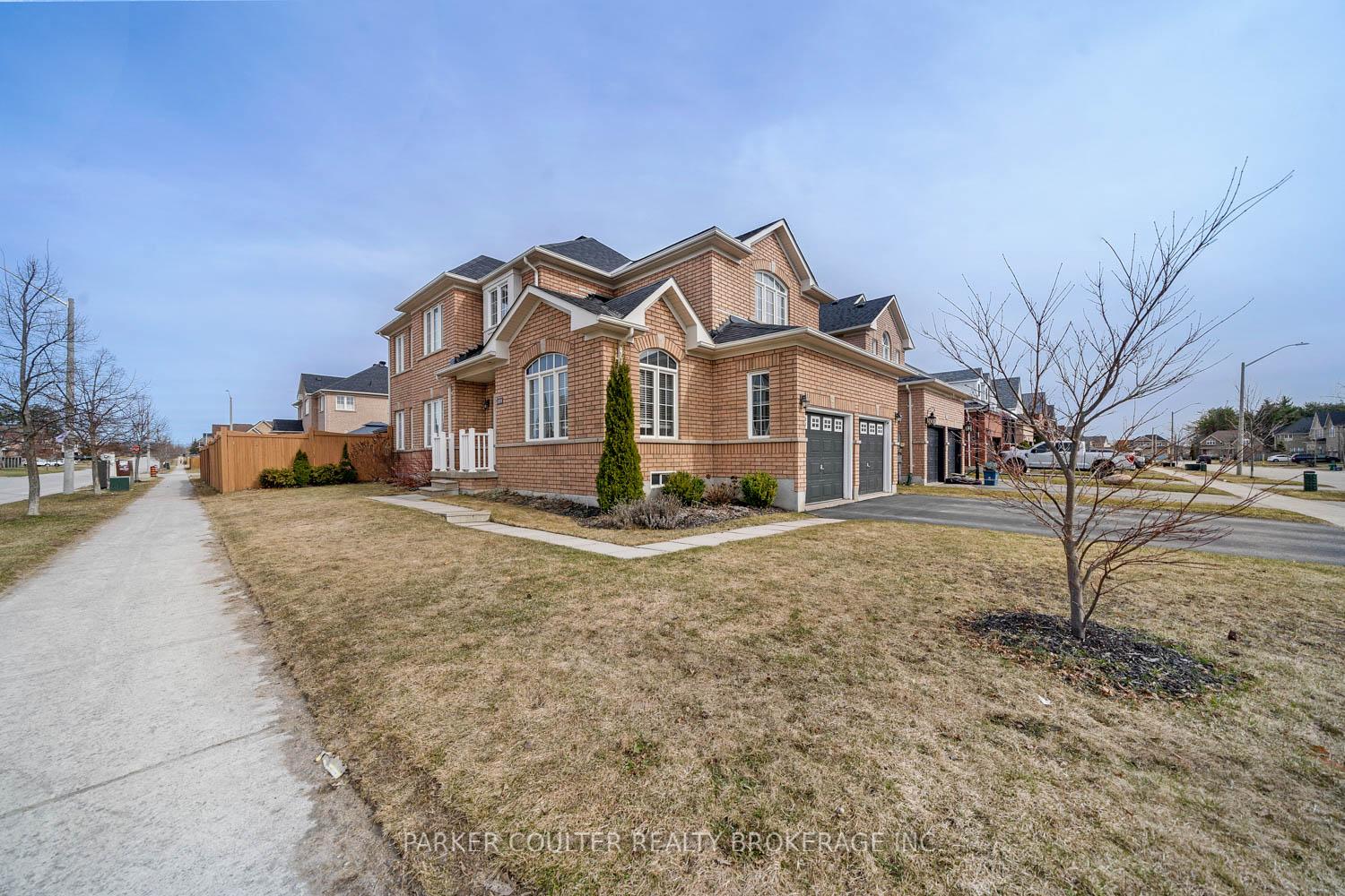 181 Sovereign's Gate, Barrie, ON L4M 0A7