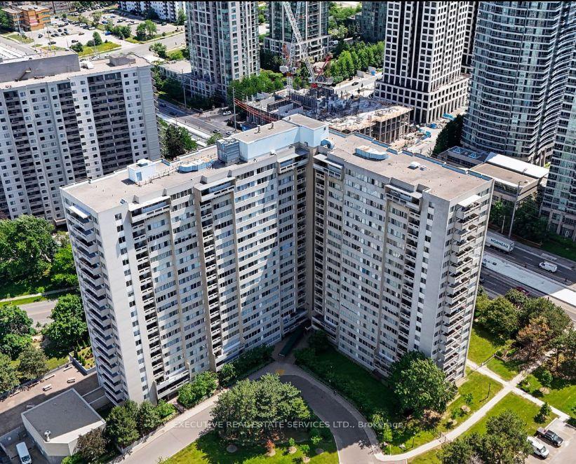 1810 - 3590 Kaneff Crescent, Mississauga, ON L5A 3X3