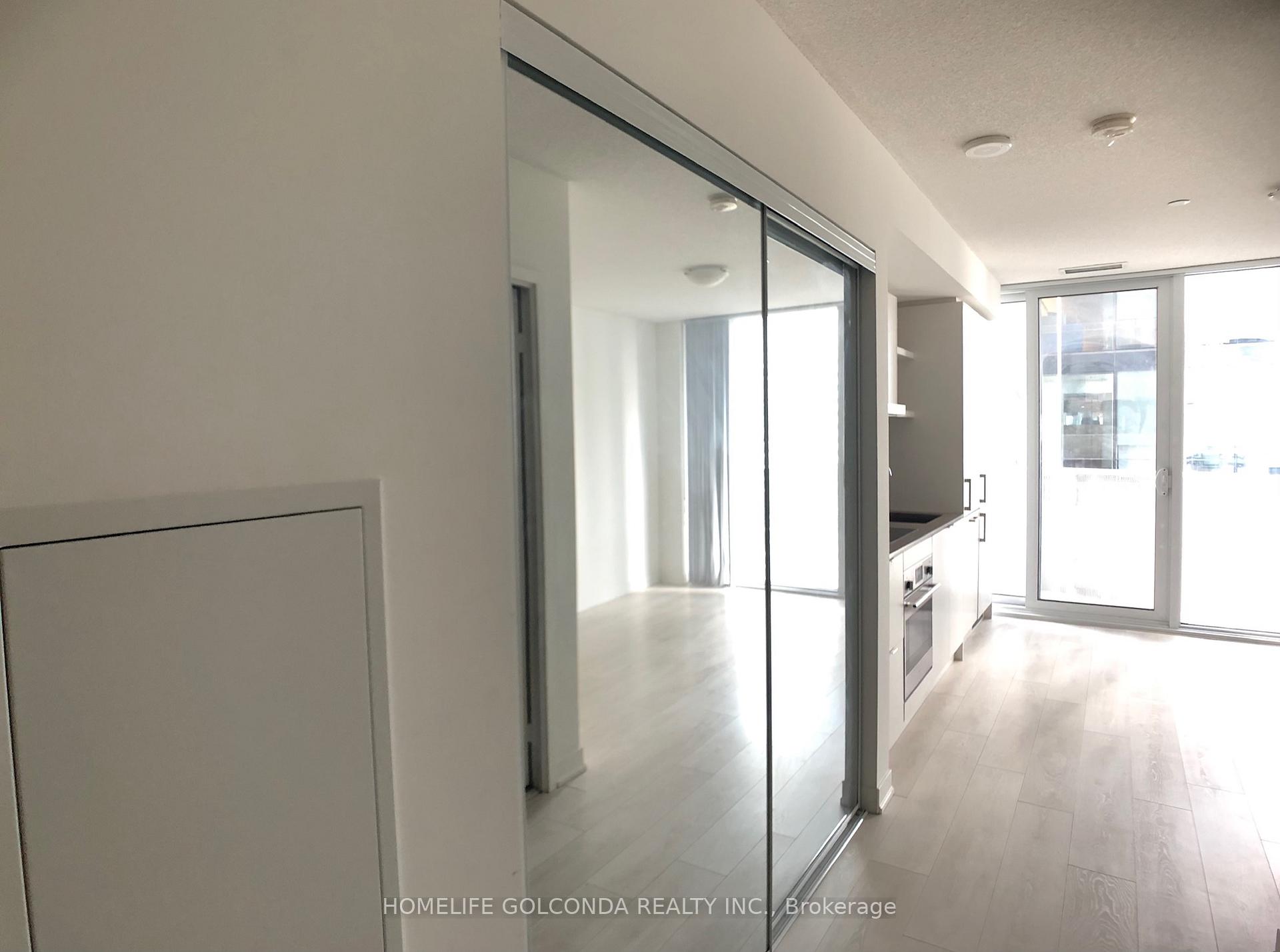 1811 - 100 Harbour Street, Toronto, ON M5J 0B5