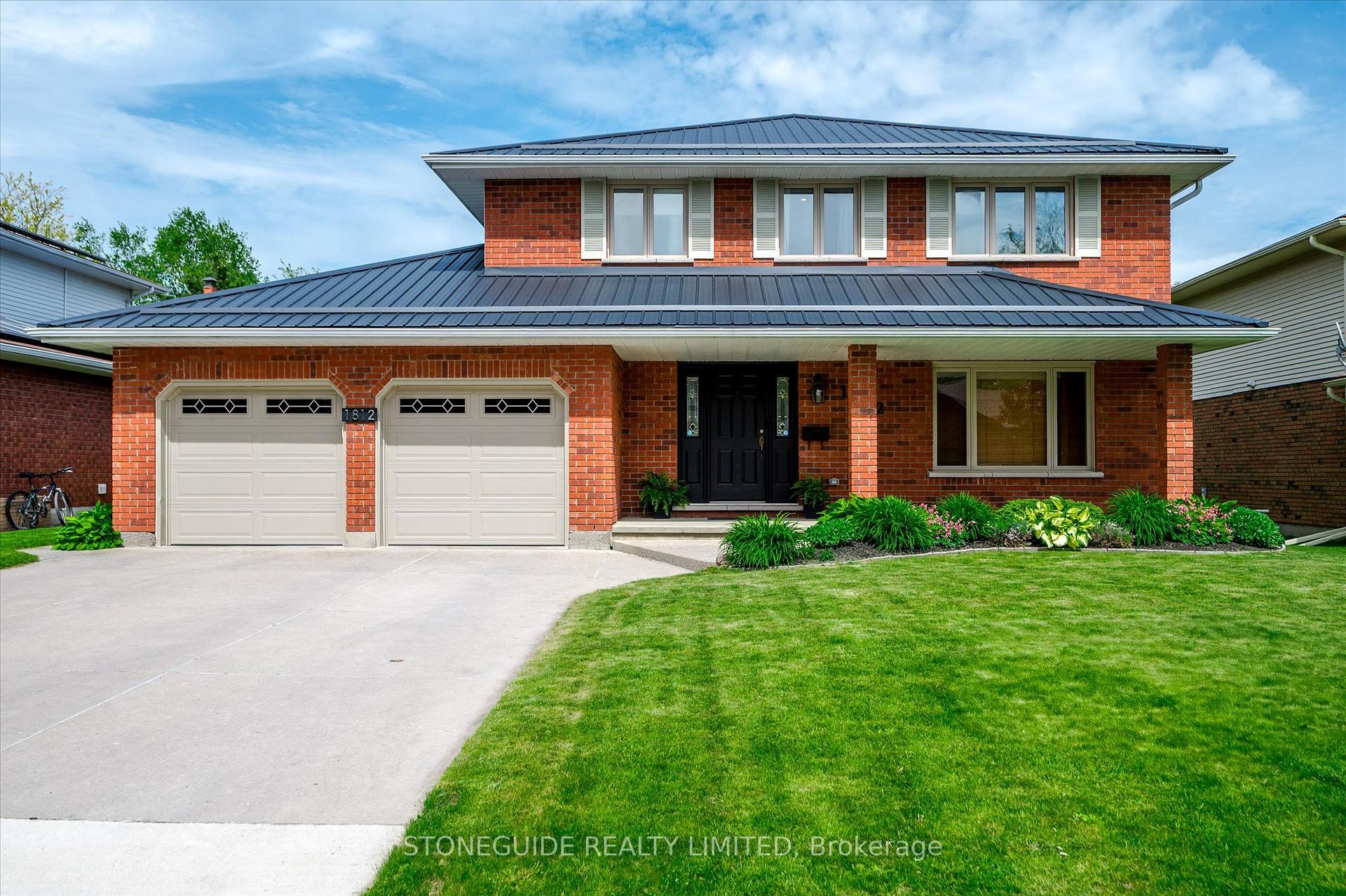 1812 Parkwood Circle, Peterborough, ON K9J 8C2