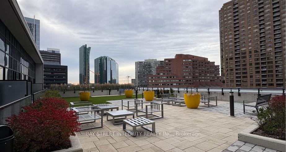 1815 - 4955 Yonge Street, Toronto, ON M2N 0L8