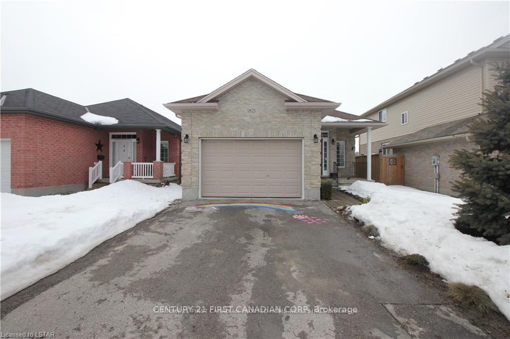 1821 DALMAGARRY Road, London North, ON N6G 0A6