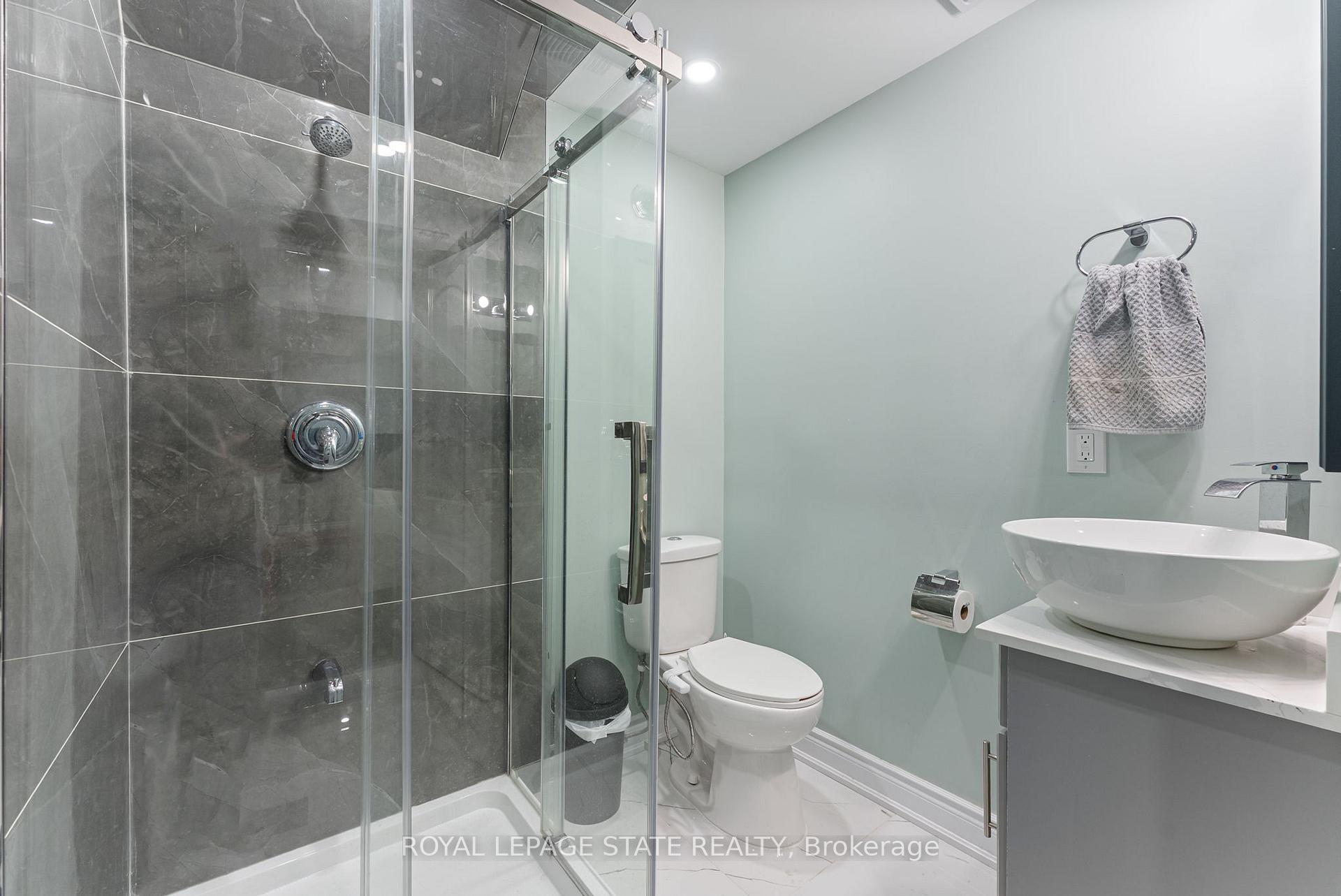 Lower - 183 Rockledge Drive, Hamilton, ON L0R 1P0