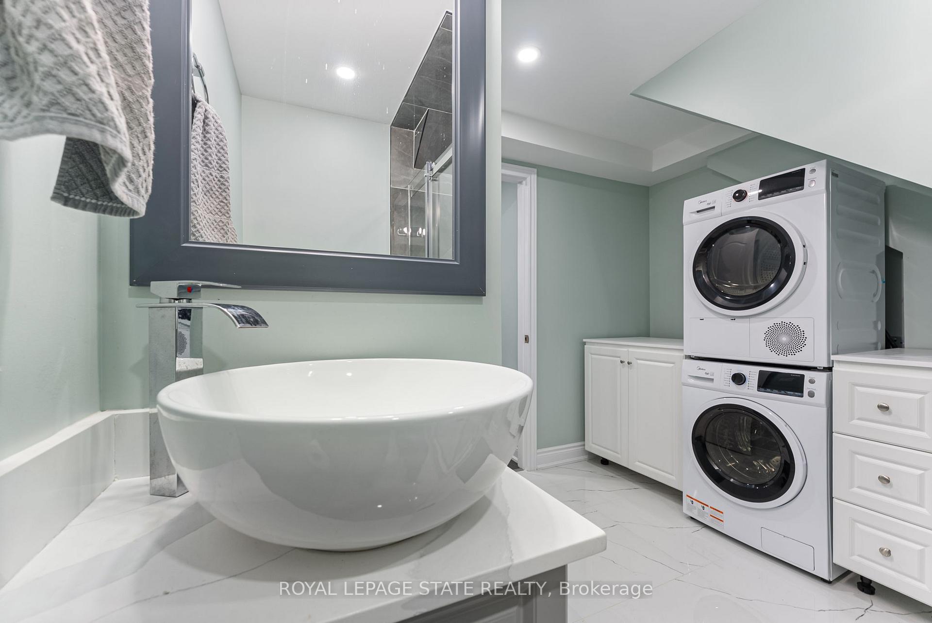 Lower - 183 Rockledge Drive, Hamilton, ON L0R 1P0