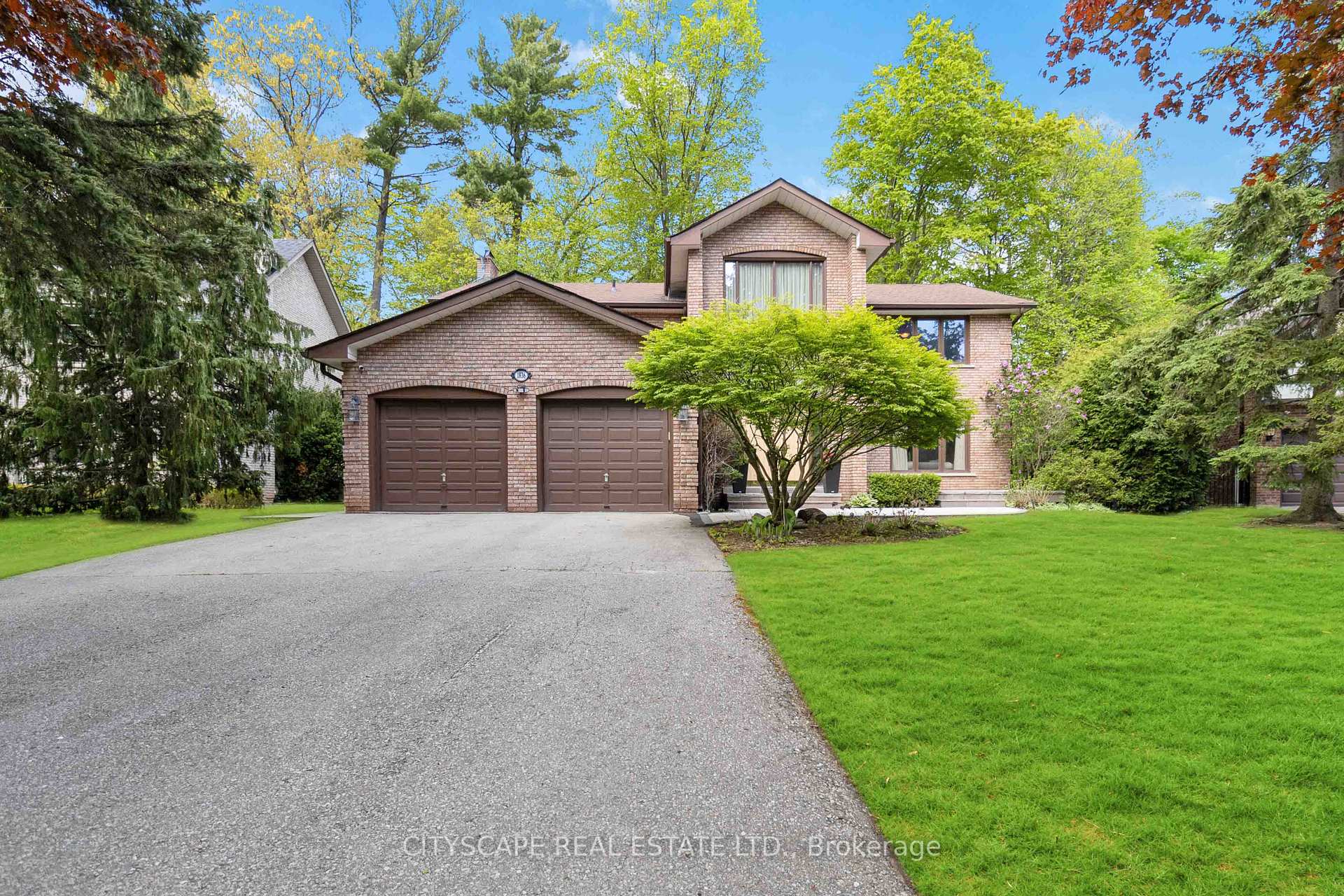1836 Friar Tuck Court, Mississauga, ON L5K 2L4