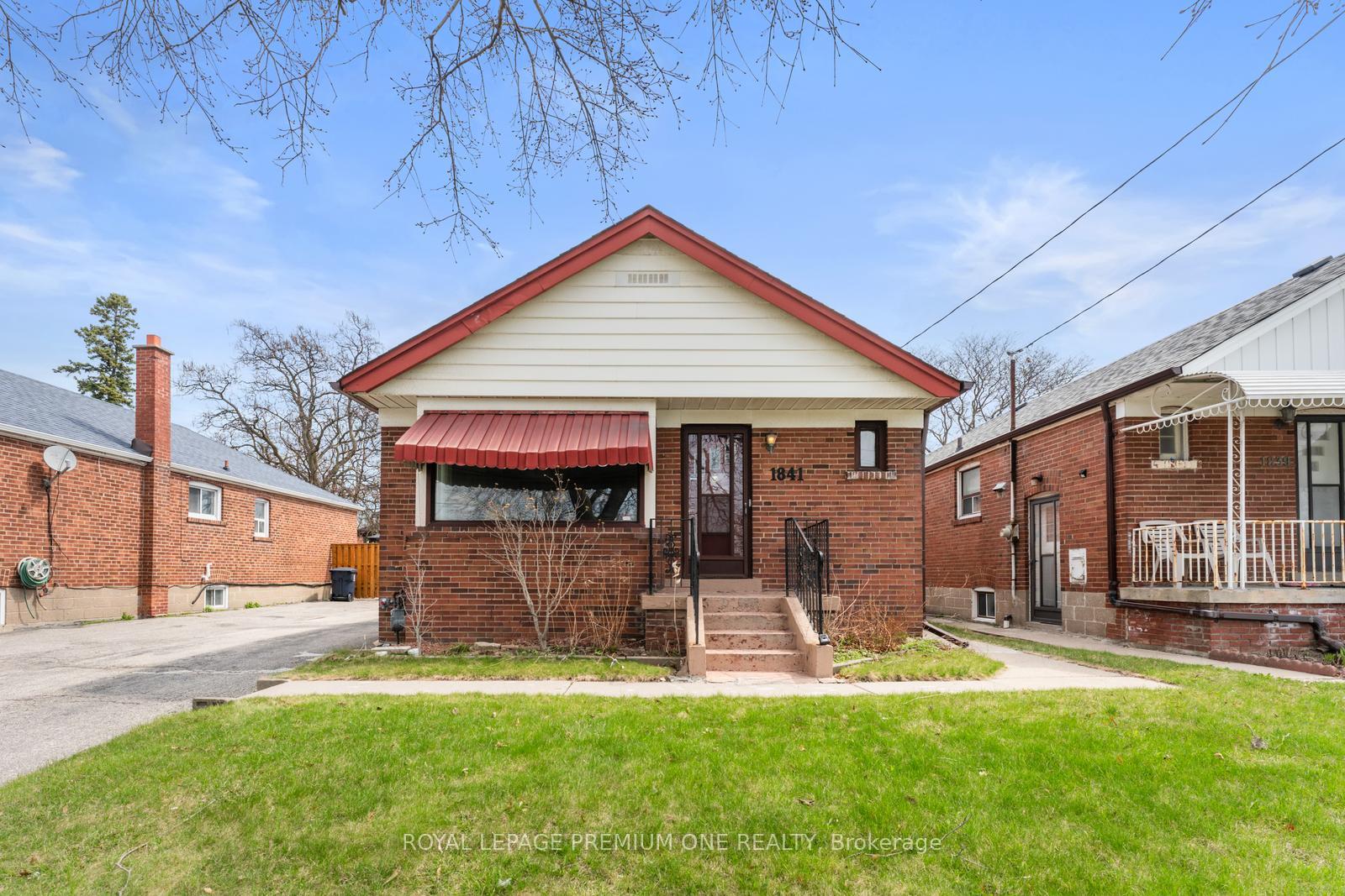 1841 Victoria Park Avenue, Toronto, ON M1R 1T4