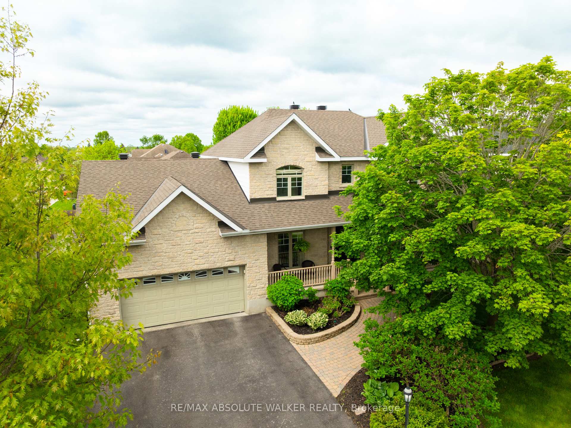185 Glenncastle Drive, Carp - Huntley Ward, ON K0A 1L0