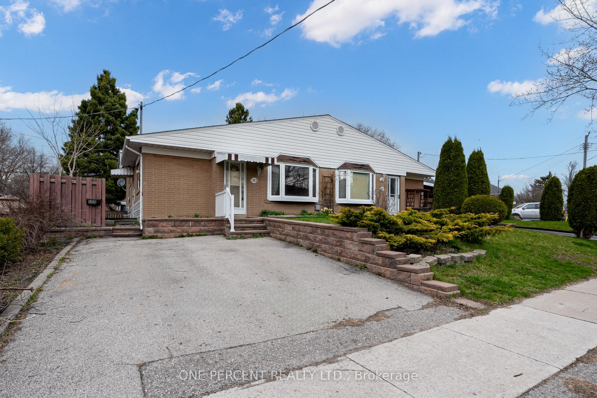 185 Penn Avenue, Newmarket, ON L3Y 2S4