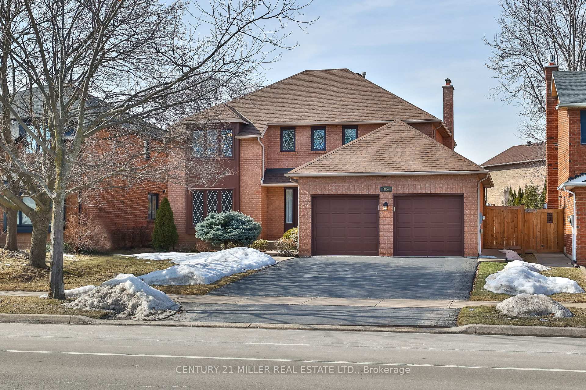 1852 Pilgrims Way, Oakville, ON L6M 1X1