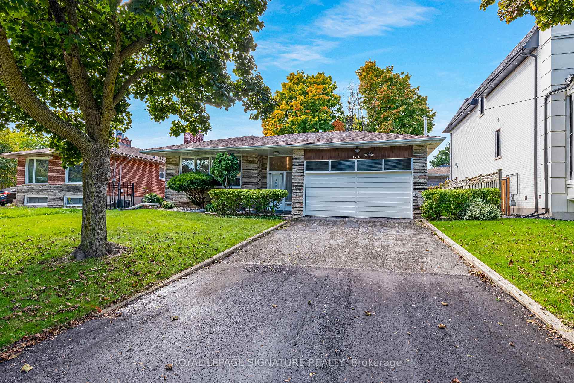 186 Burbank Drive, Toronto, ON M2K 1P4