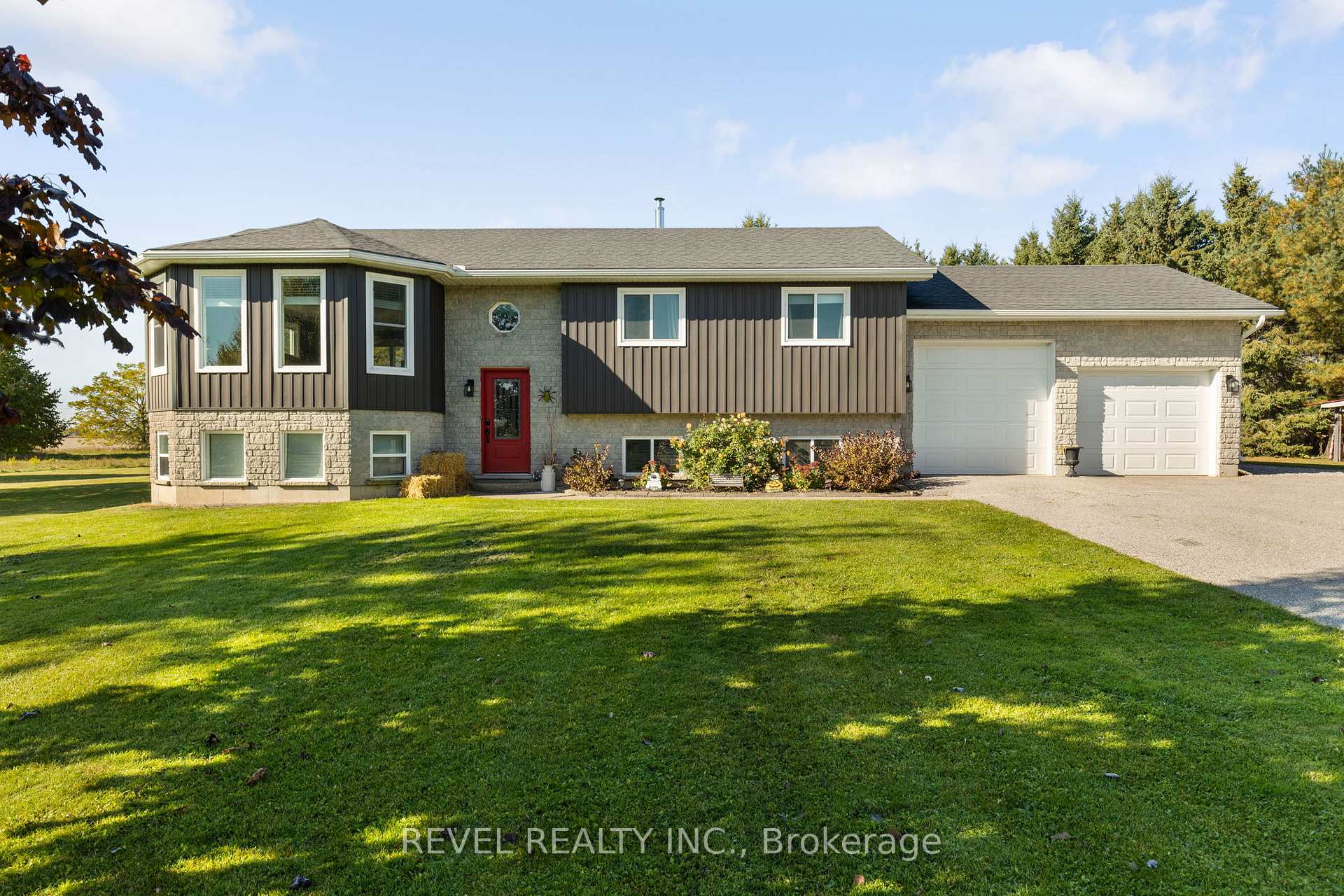 1866 Old Second Road N, Springwater, ON L0L 1V0